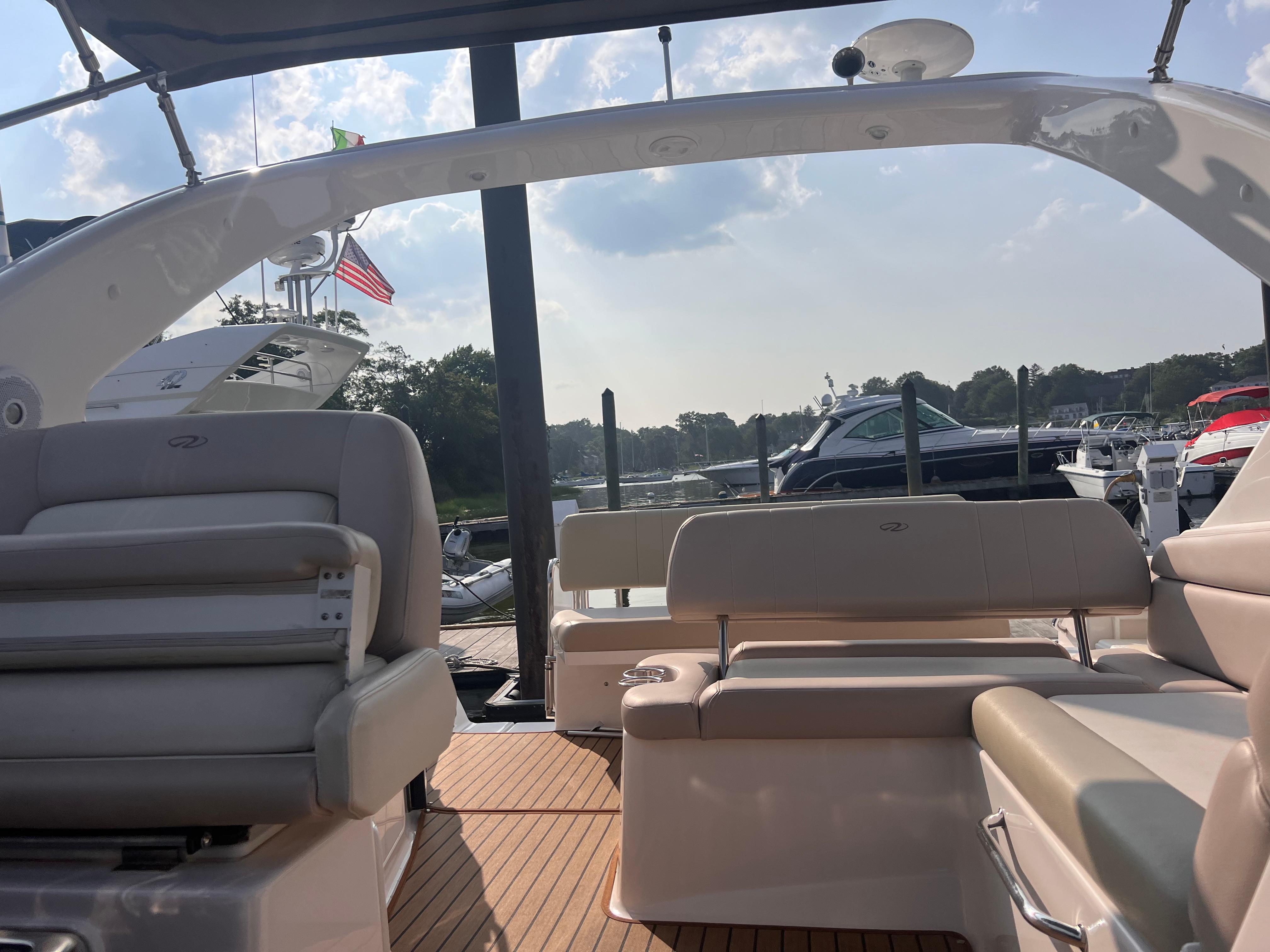 2011 Regal 35 Express Cruiser Cruiser for sale - YachtWorld