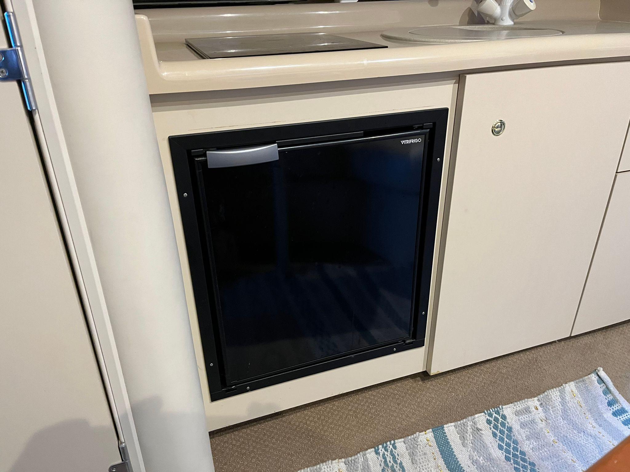 1999 Cruisers Yachts 3075 Rogue Power Cruiser Cruiser for sale - YachtWorld