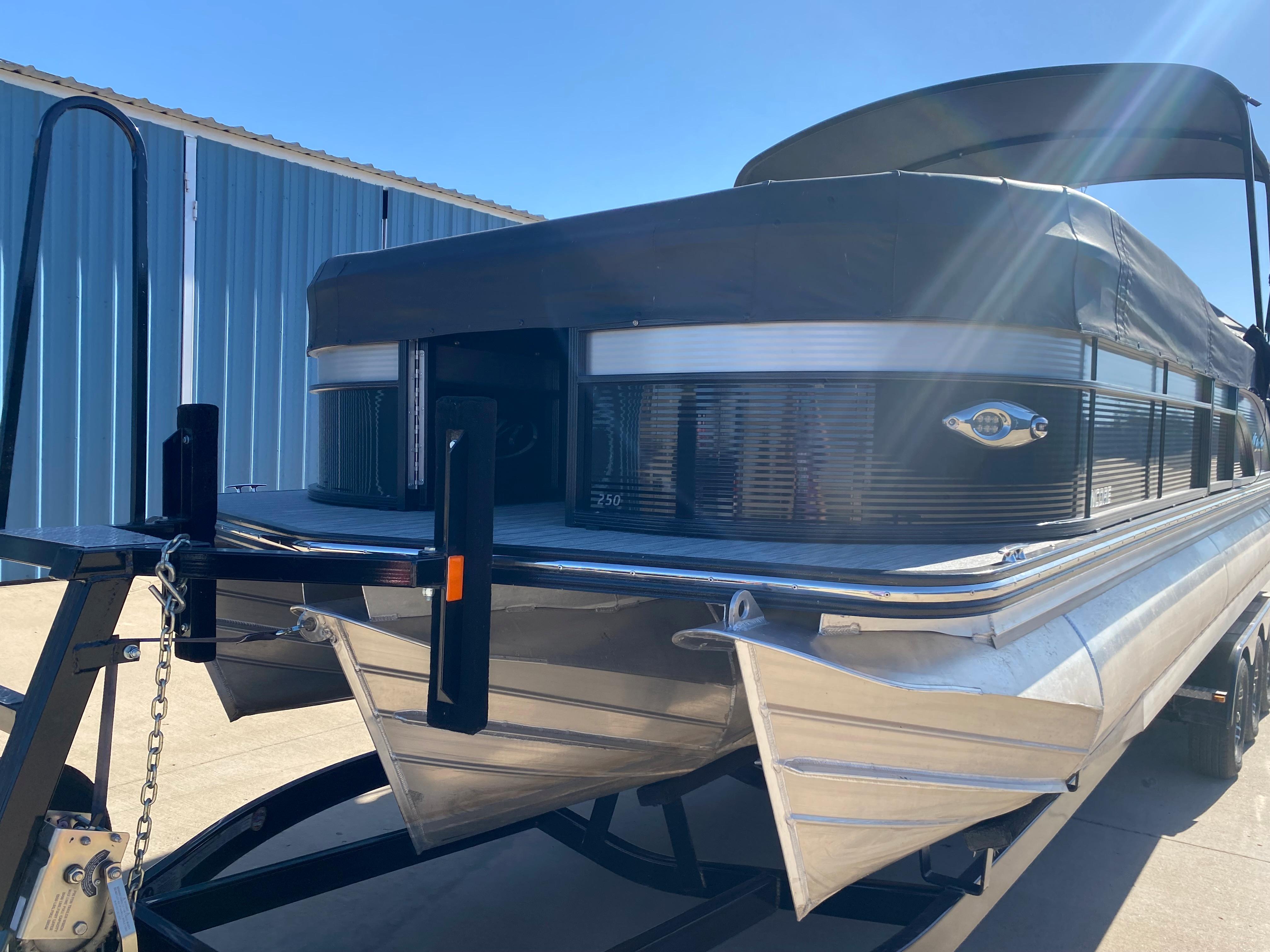 2019 Manitou 250 Encore SHP Pontoon for sale - YachtWorld