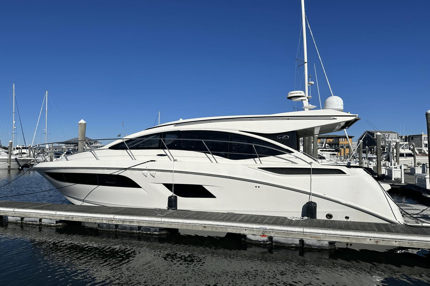 2018 Sea Ray 400 Sundancer Sports Cruiser myytävät - YachtWorld