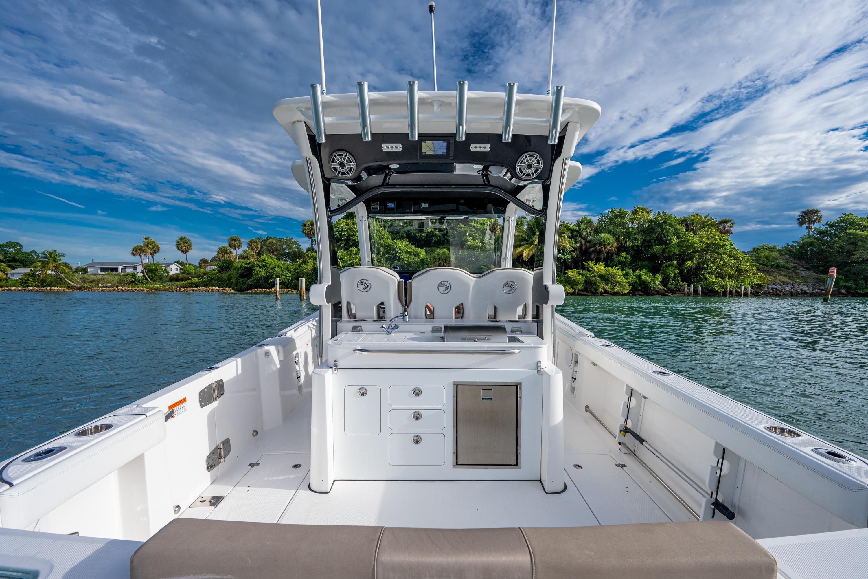2020 Edgewater 370CC Center Console for sale - YachtWorld