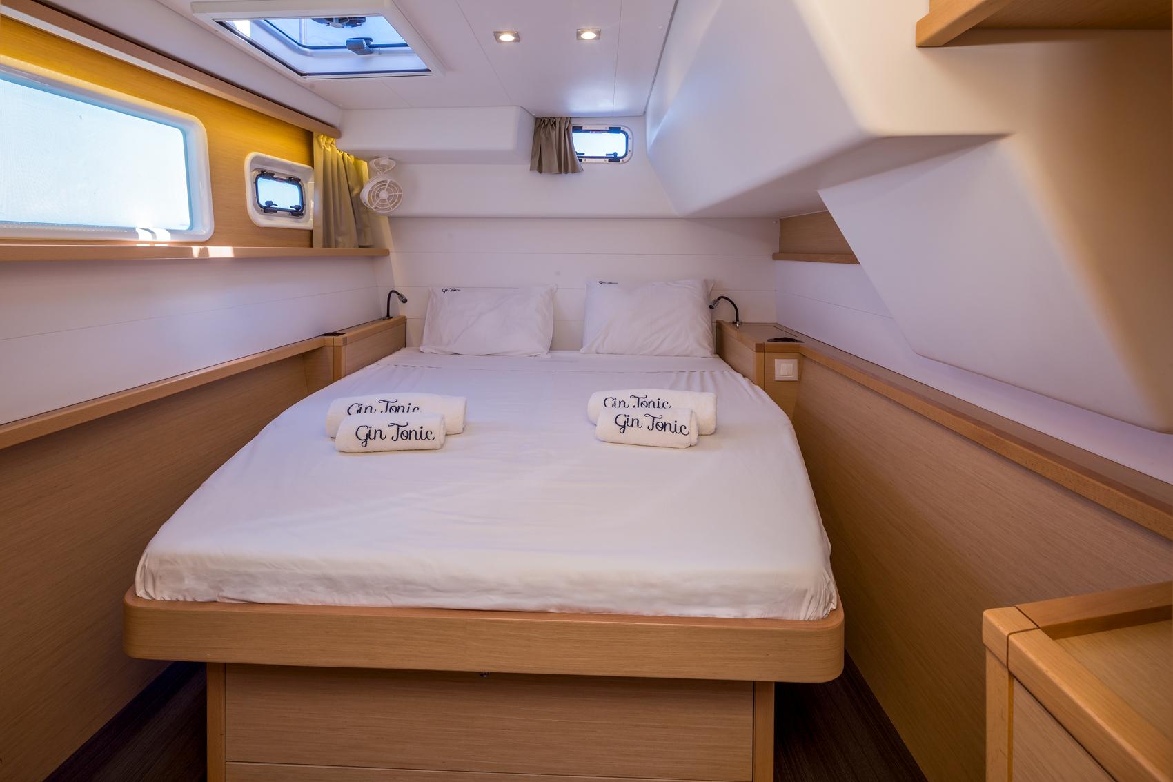 2016 Lagoon 450F Catamaran for sale - YachtWorld