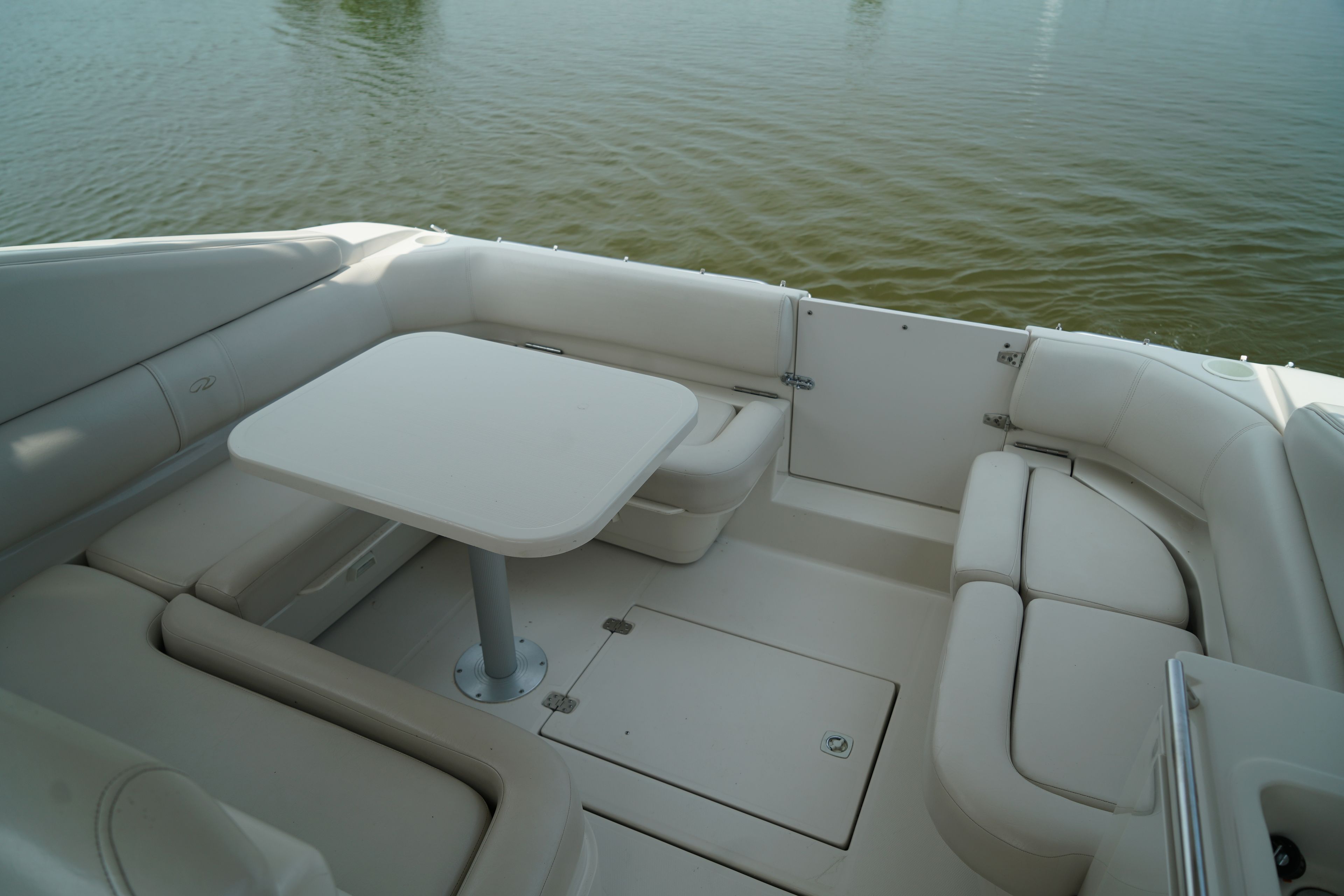 2001 Regal Commodore 3260 - Weber Yachts