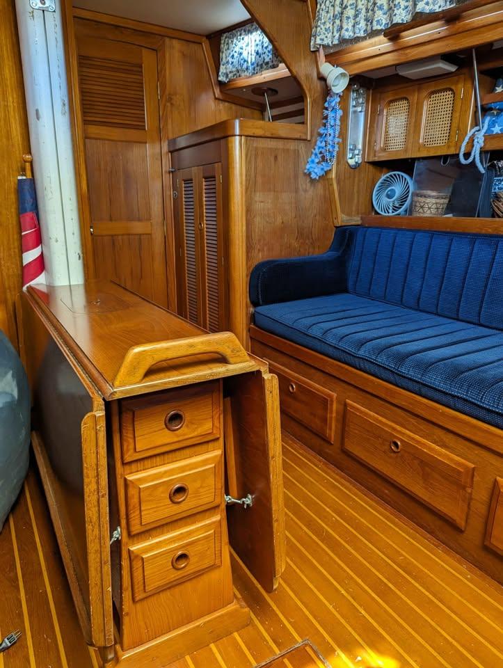 1985 Endeavour 42 CC Centre Cockpit for sale - YachtWorld