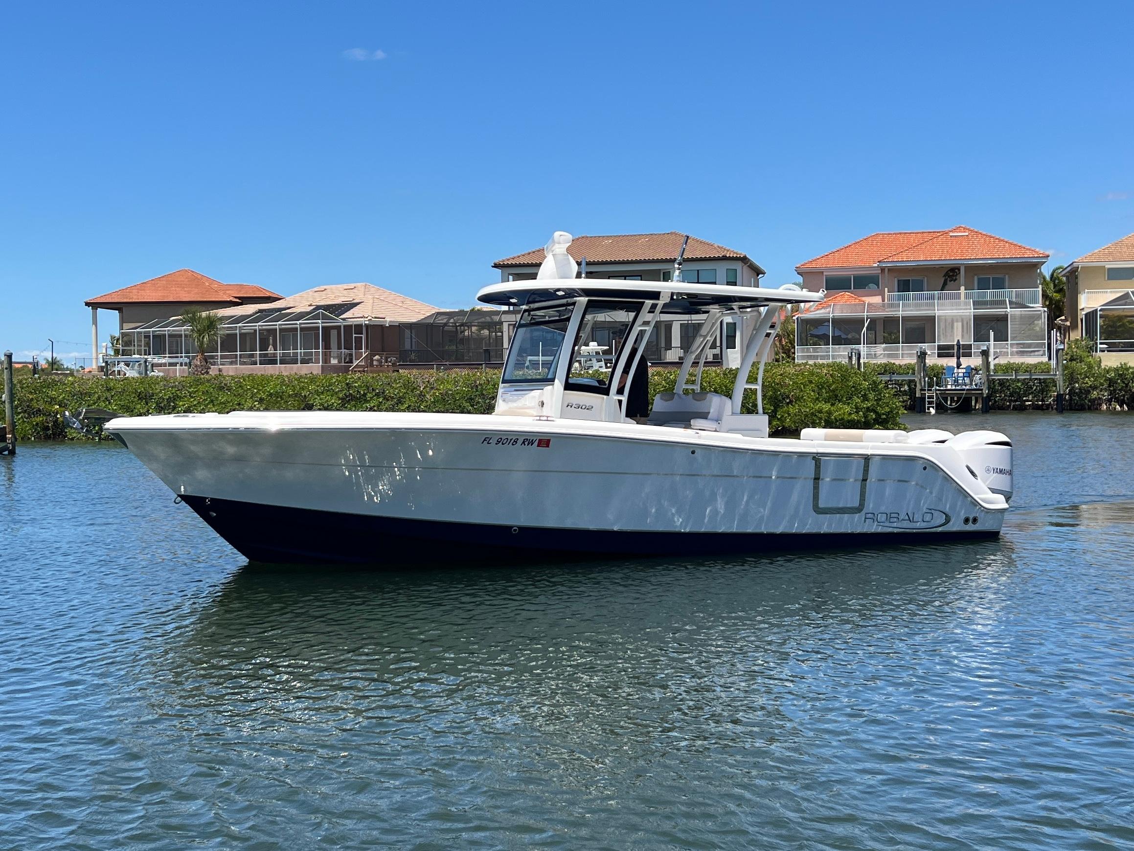 2019 Robalo R302 Center Console Centre Console for sale - YachtWorld