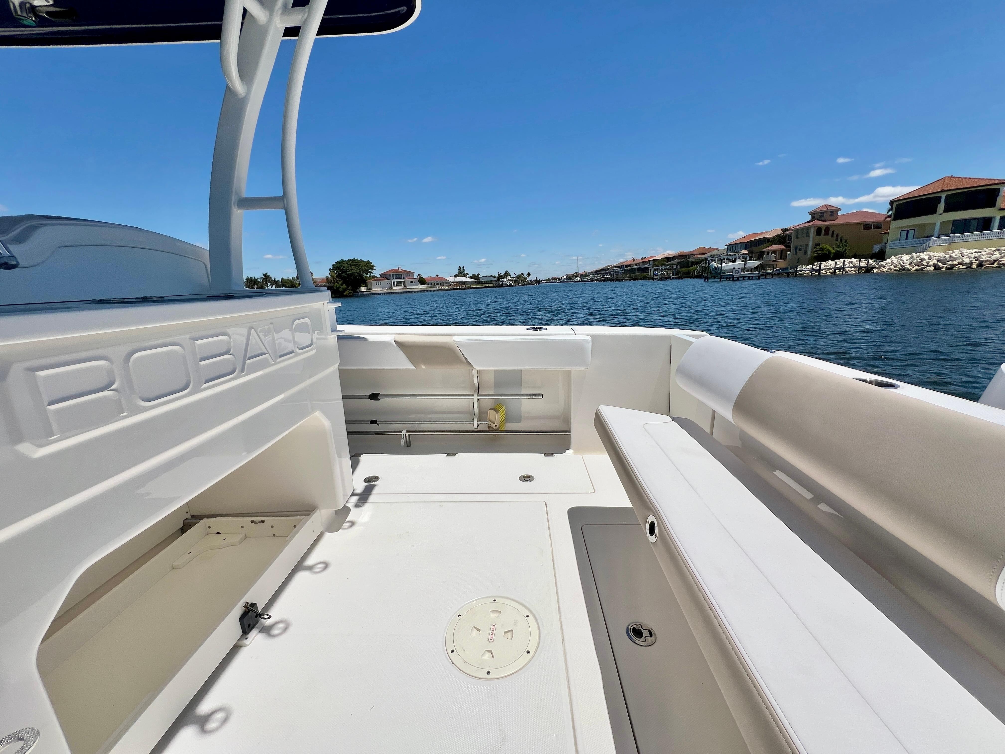 2019 Robalo R302 Center Console Centre Console for sale - YachtWorld
