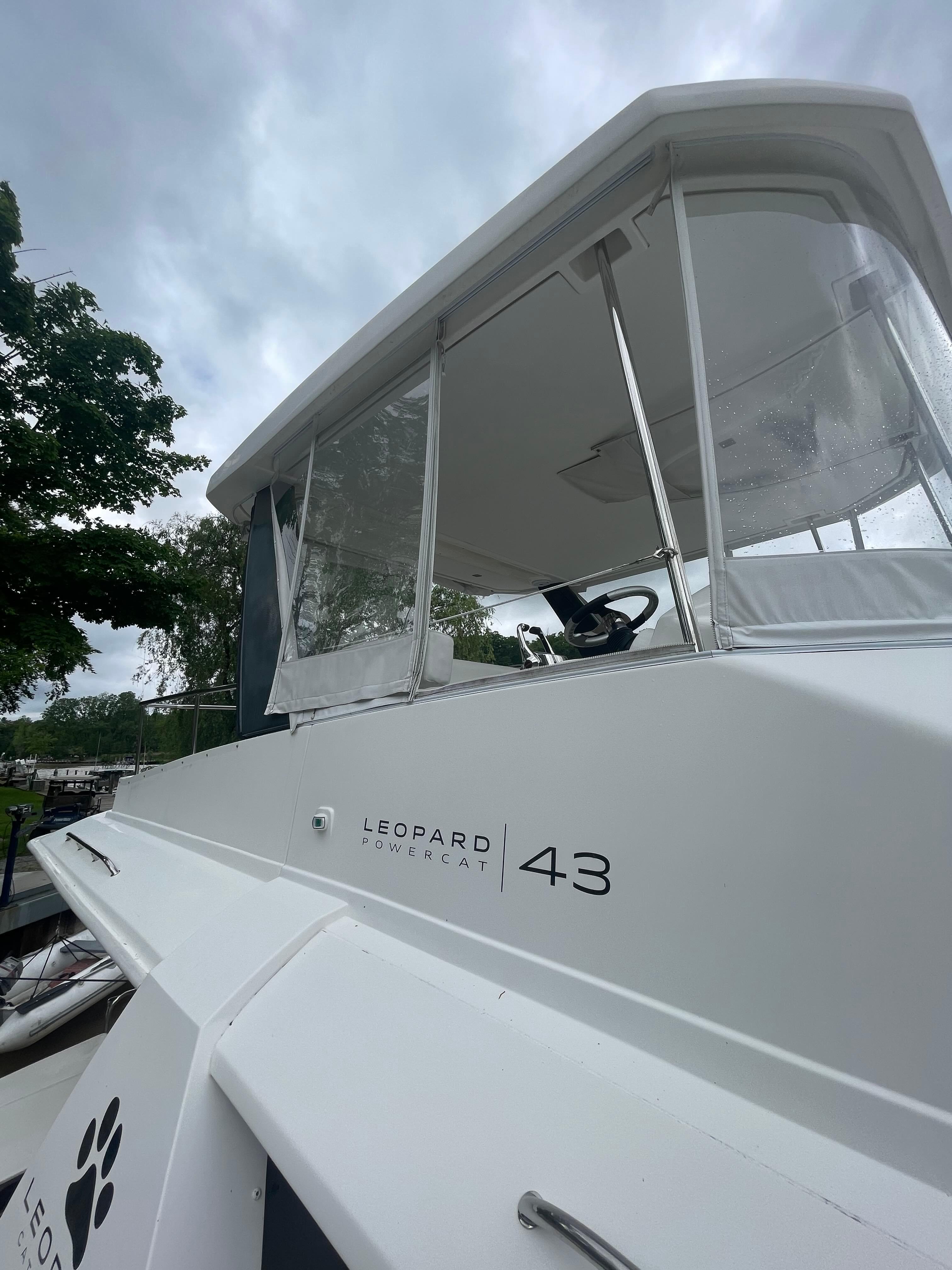 2020 Leopard 43 Powercat Power Catamaran for sale - YachtWorld