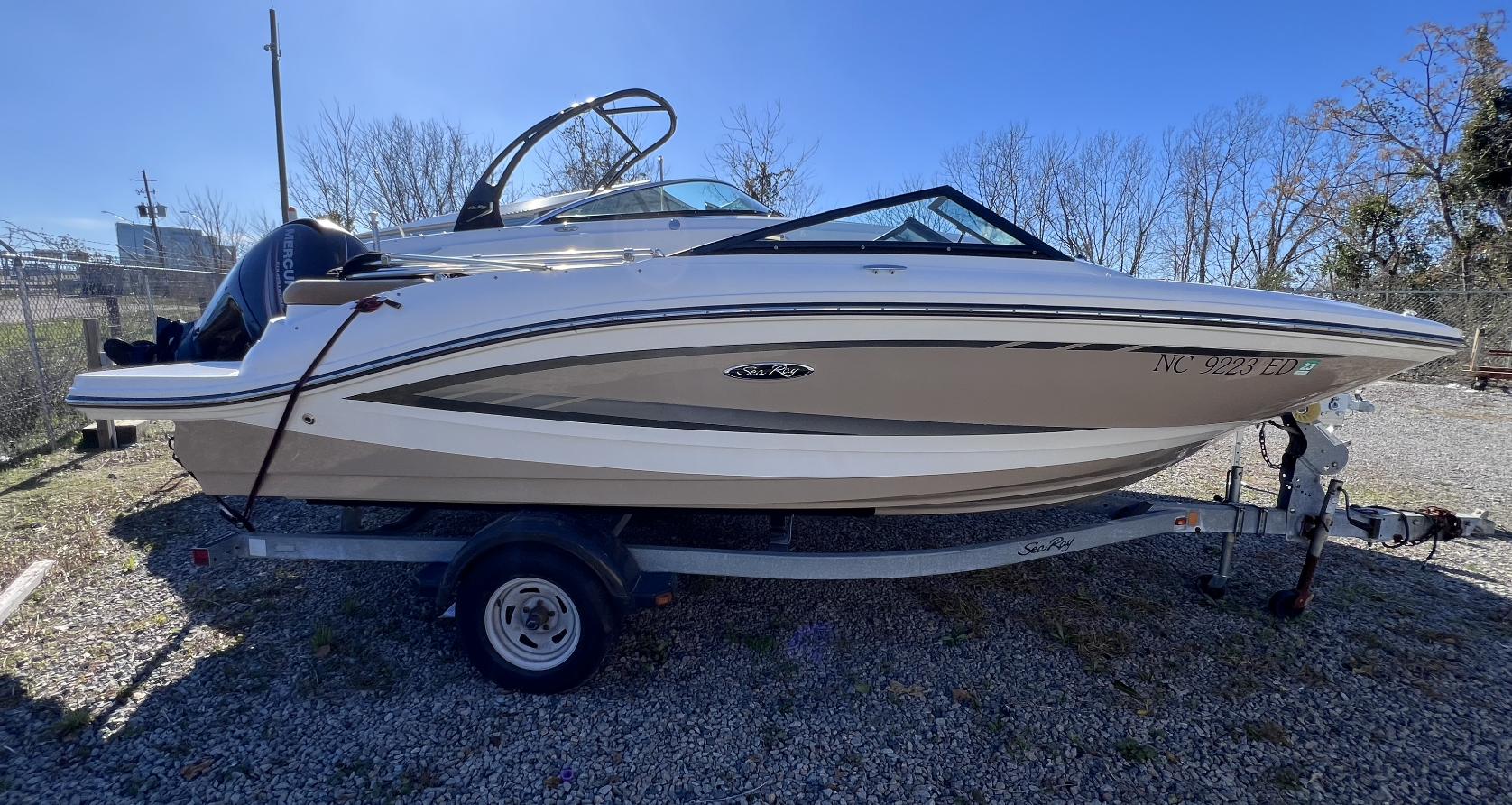 2016 Sea Ray 19 SPX OB Bowrider for sale - YachtWorld