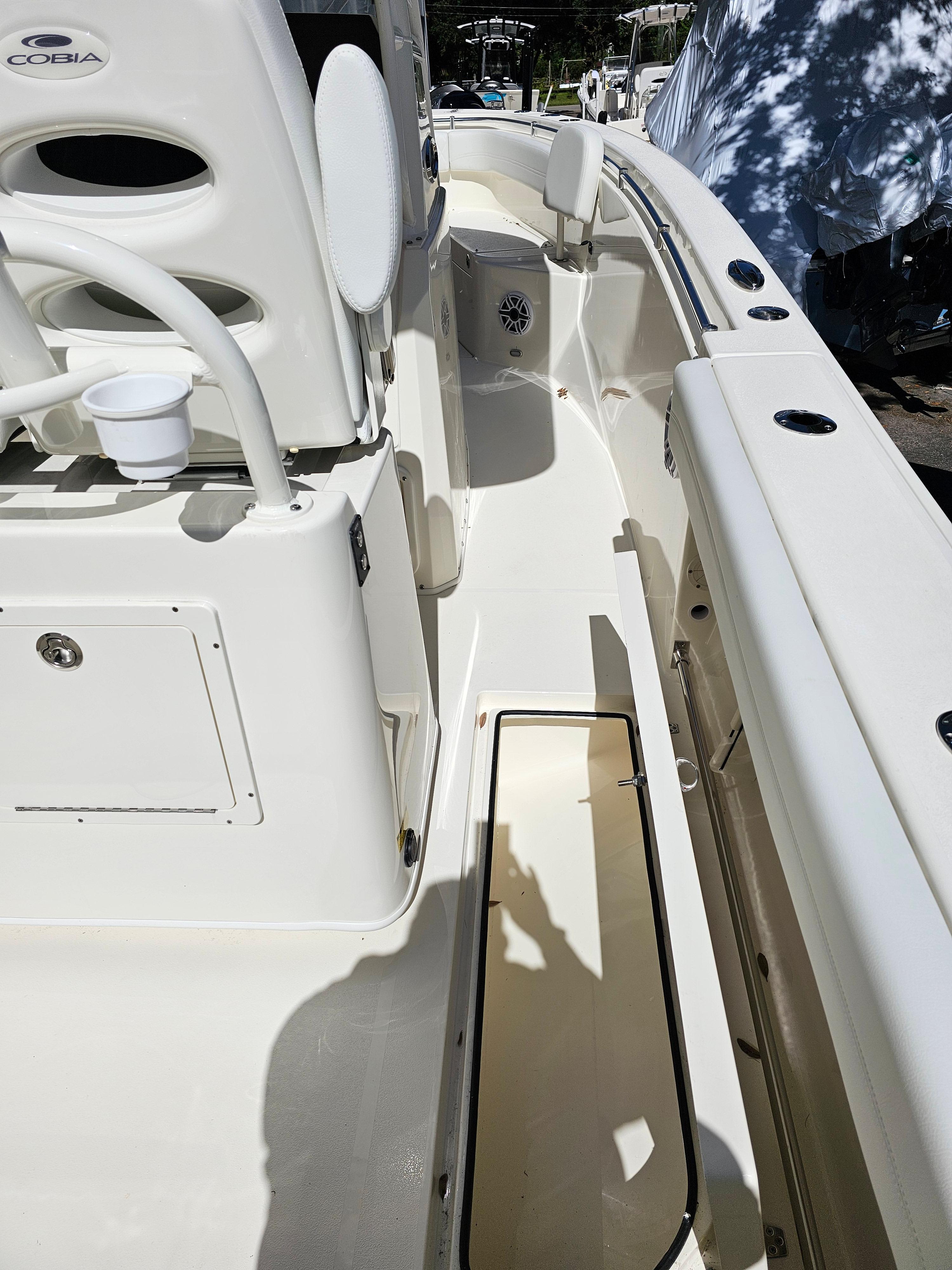 2024 Cobia 280 Center Console Center Console for sale - YachtWorld