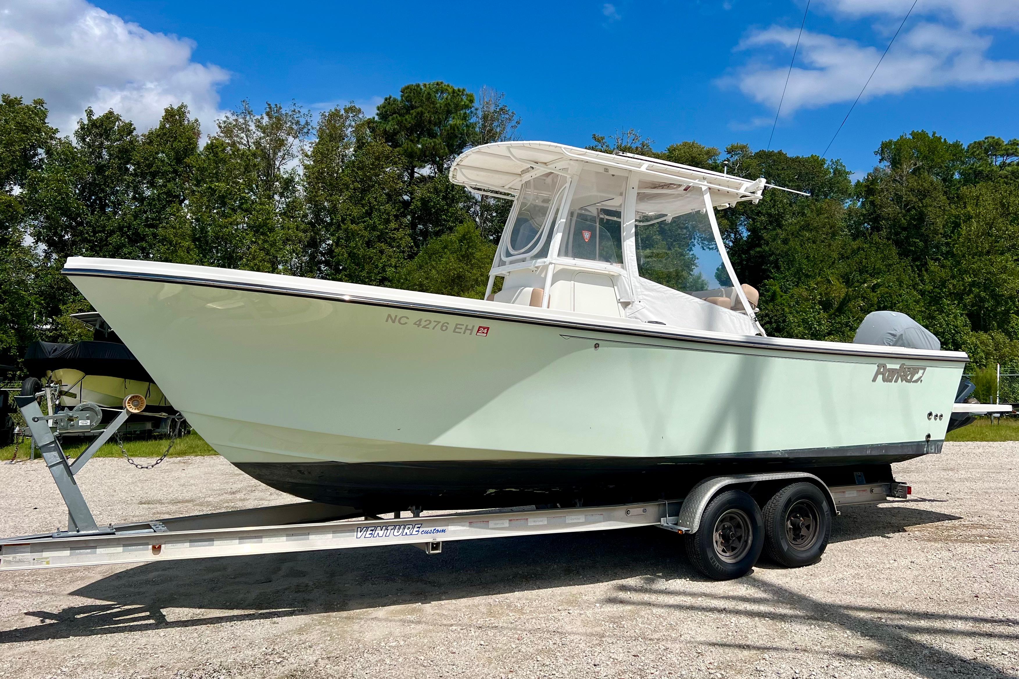 Used 2018 Parker 2501 Center Console - North Carolina | TopBoats