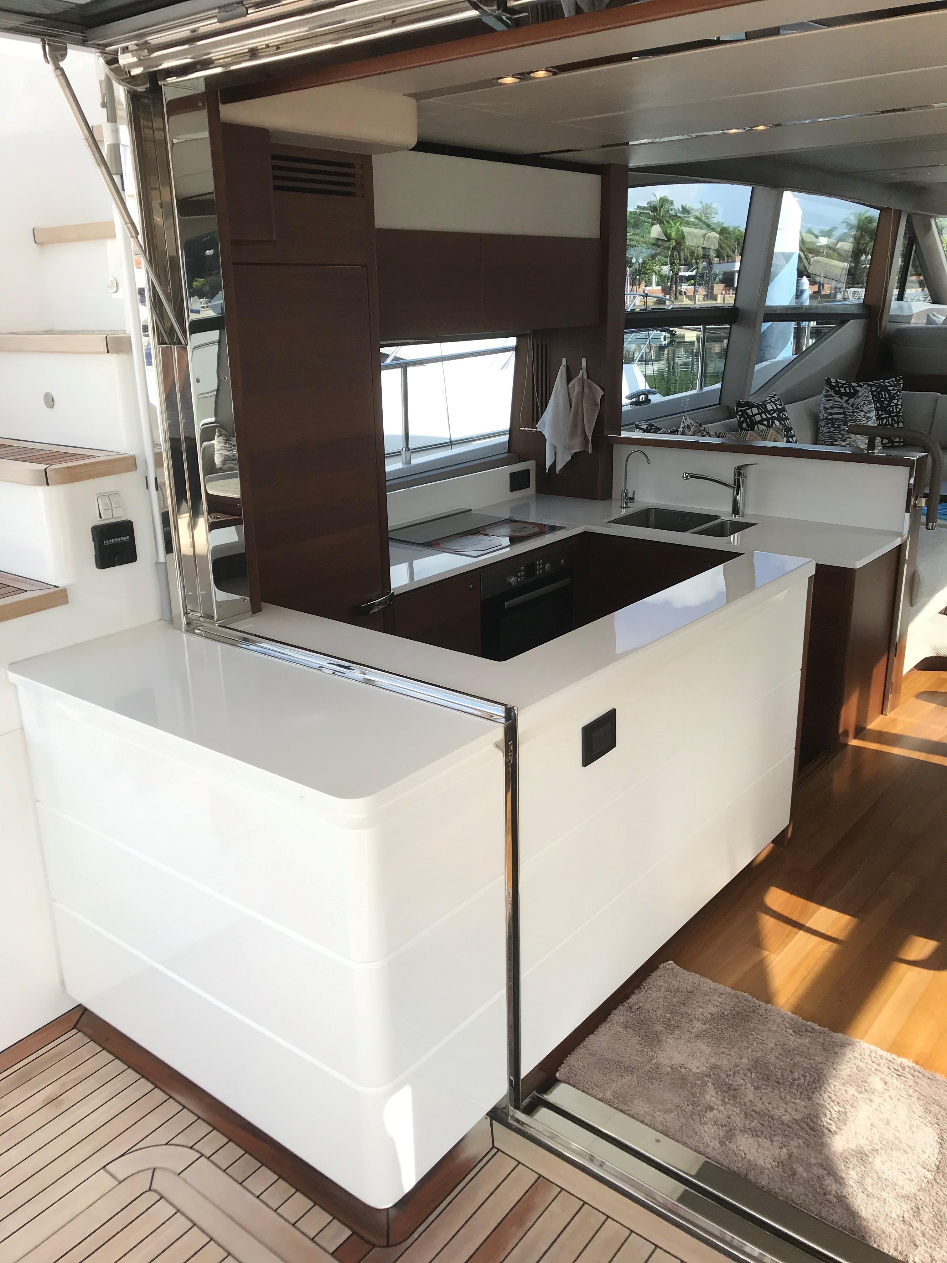 2018 Princess 68 Flybridge for sale - YachtWorld