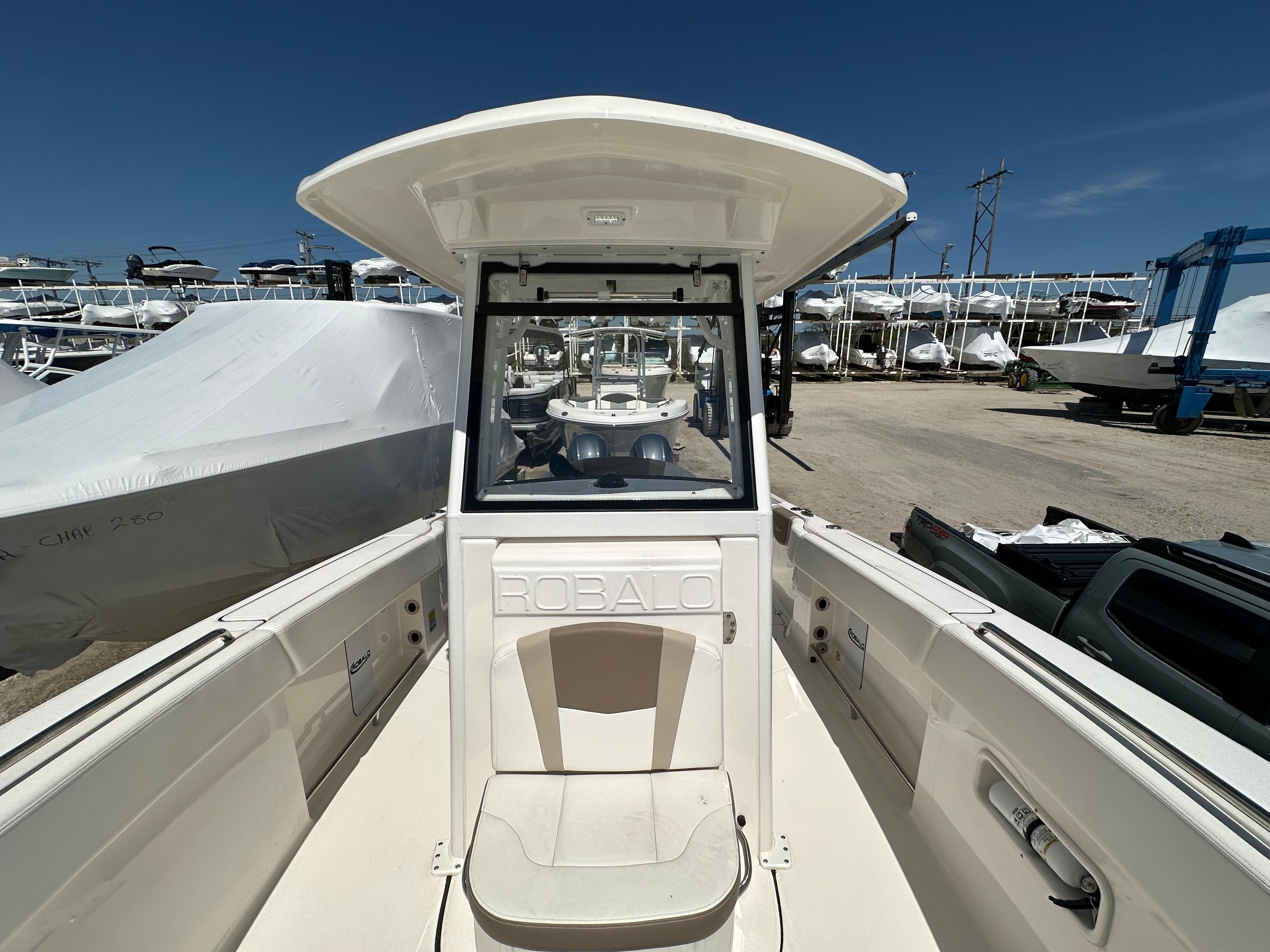 2023 Robalo R250 Center Console Center Console for sale - YachtWorld