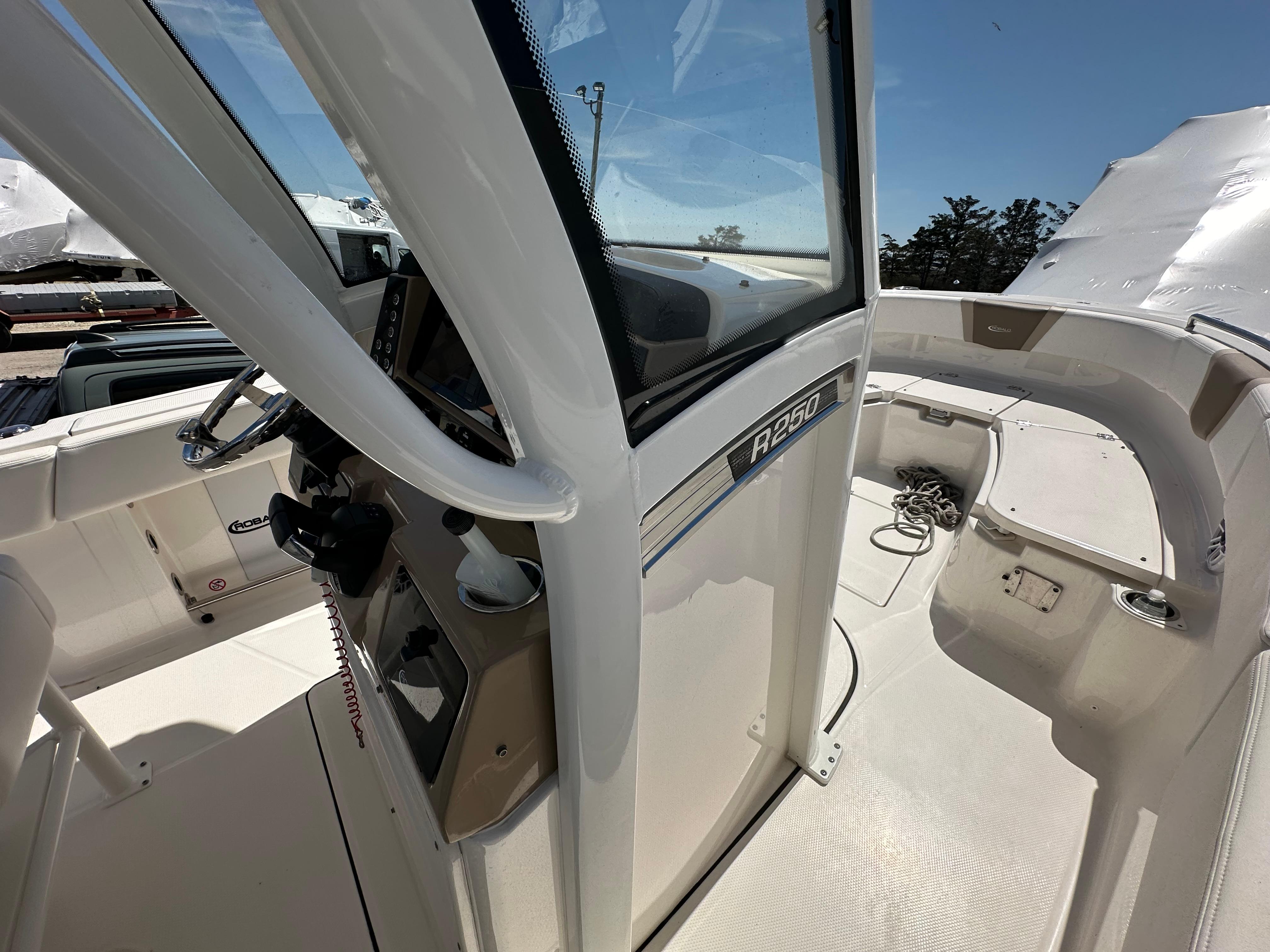2023 Robalo R250 Center Console Center Console for sale - YachtWorld