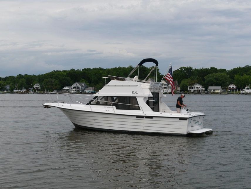 1998 Penn Yan 339 Commander Flybridge for sale - YachtWorld