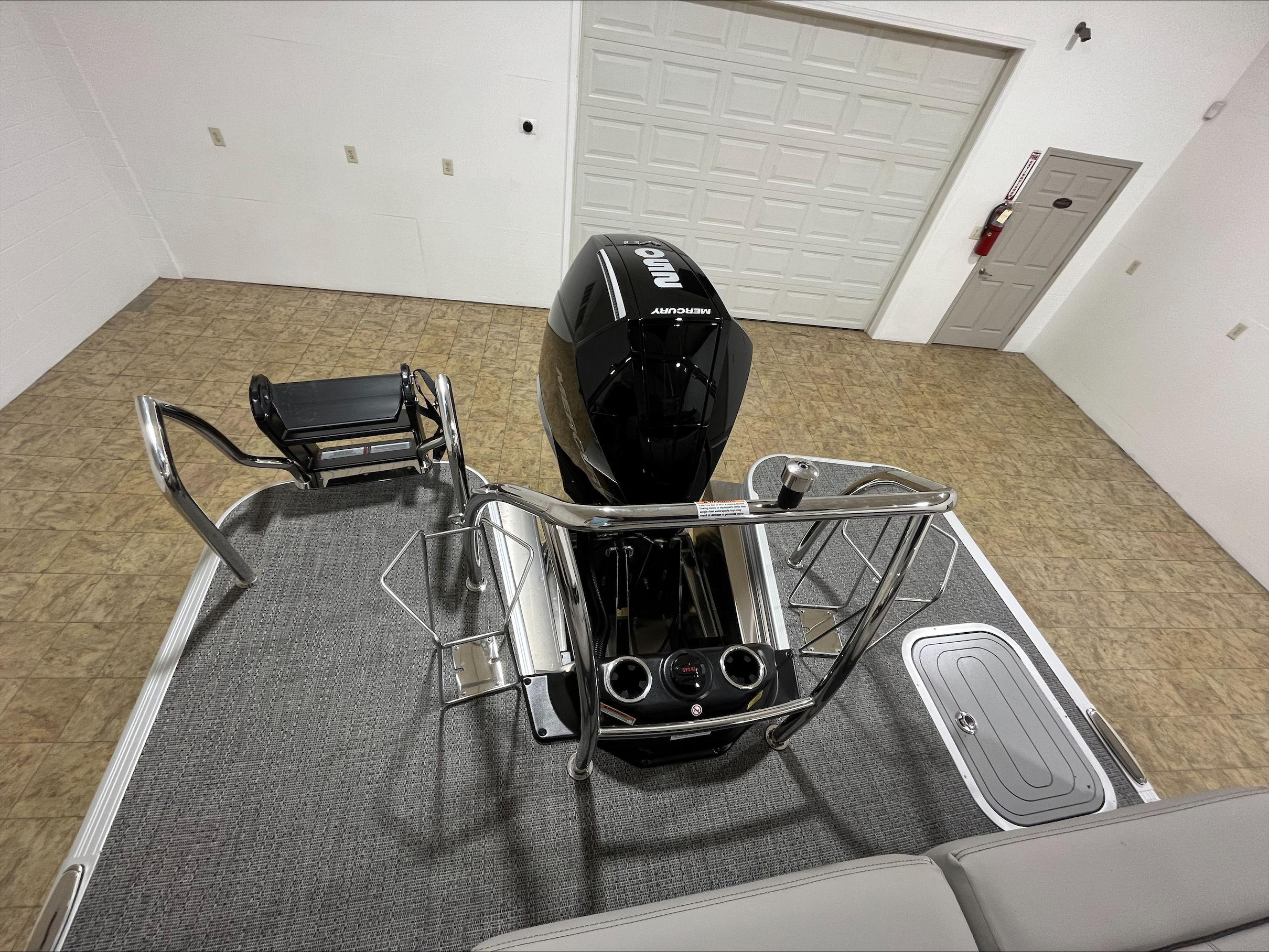 2025 Barletta Lusso L23UC Pontonboten te koop- YachtWorld