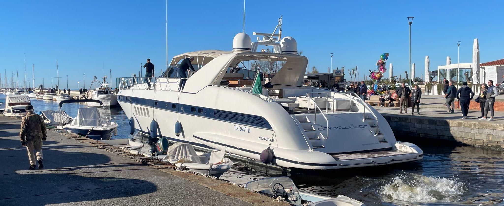 Mangusta Mangusta 80 Sport 24m 1997, Motoryachten | Boot24