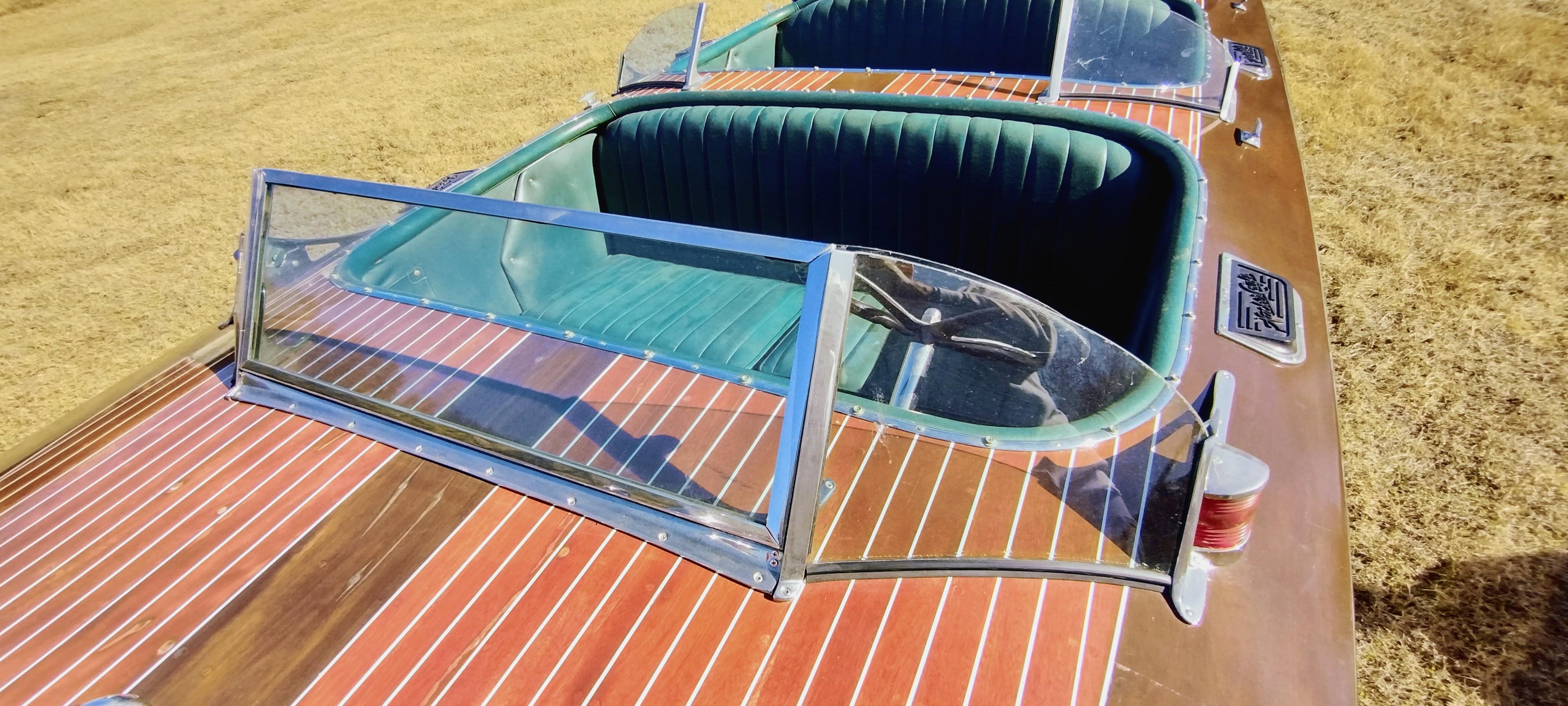 1988 Hacker-Craft 30 Triple Cockpit Runabout for sale - YachtWorld