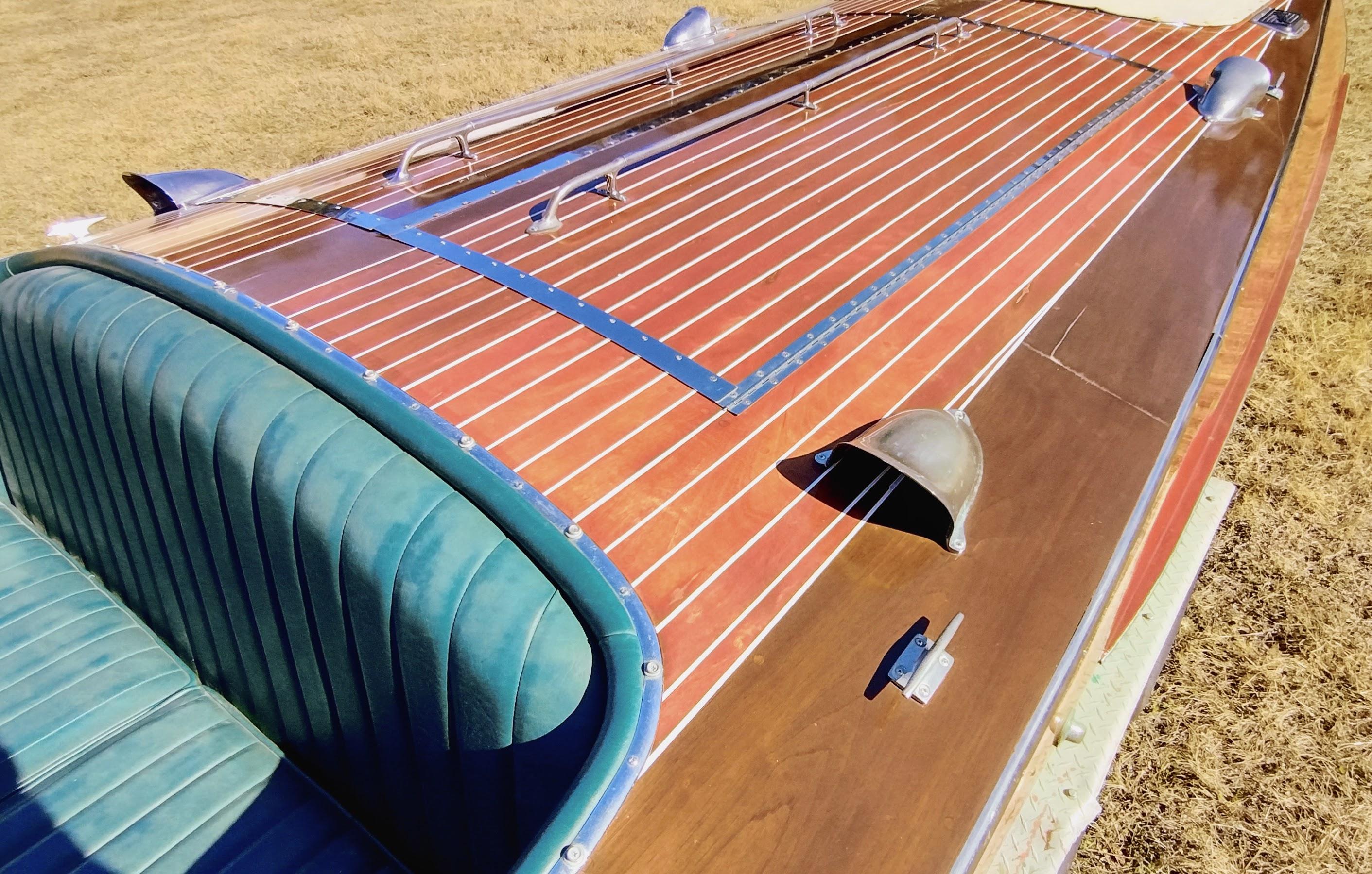 1988 Hacker-Craft 30 Triple Cockpit Runabout for sale - YachtWorld