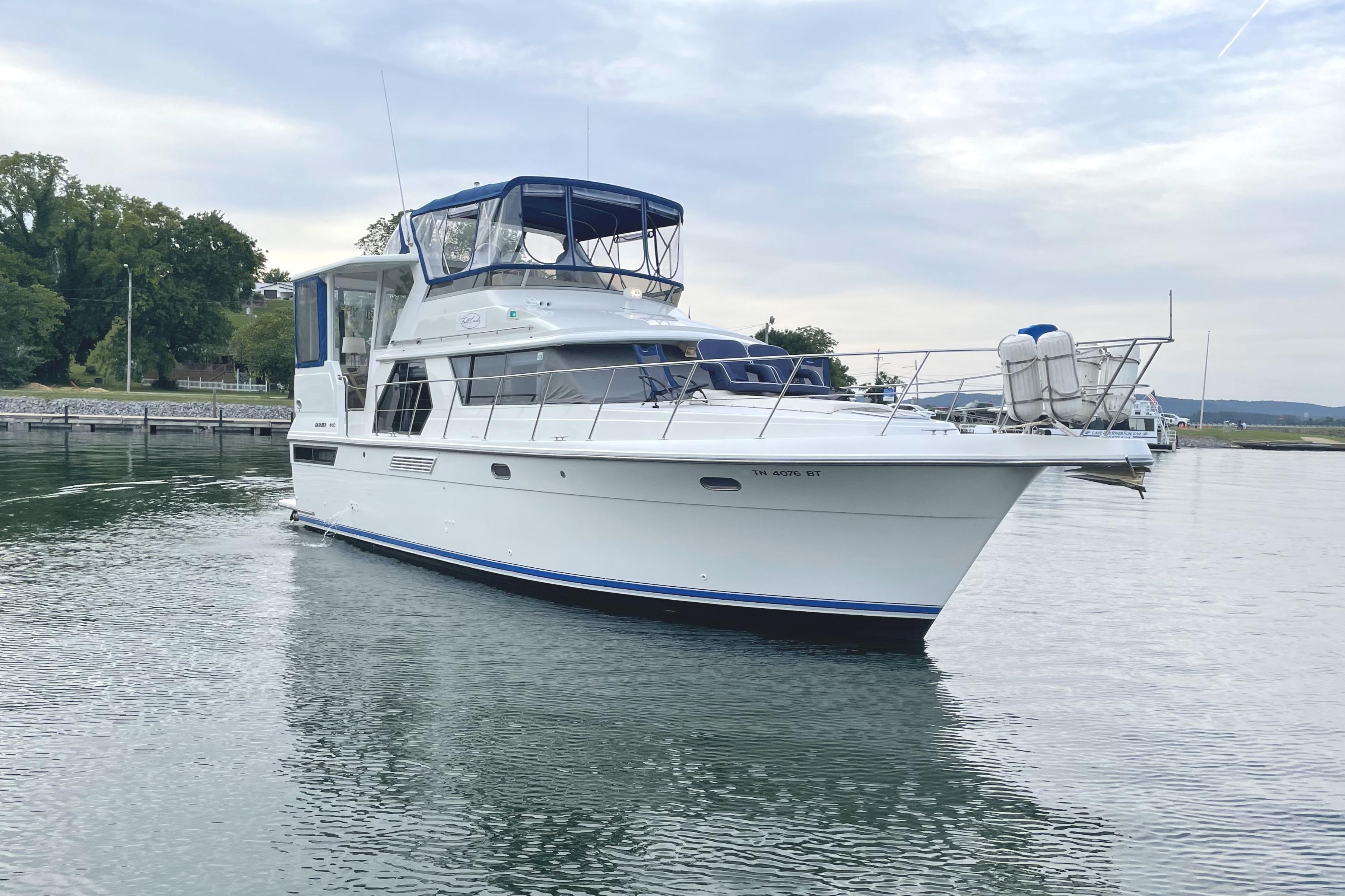 1994 Carver 440 Aft Cabin Motor Yacht Motor Yacht for sale - YachtWorld