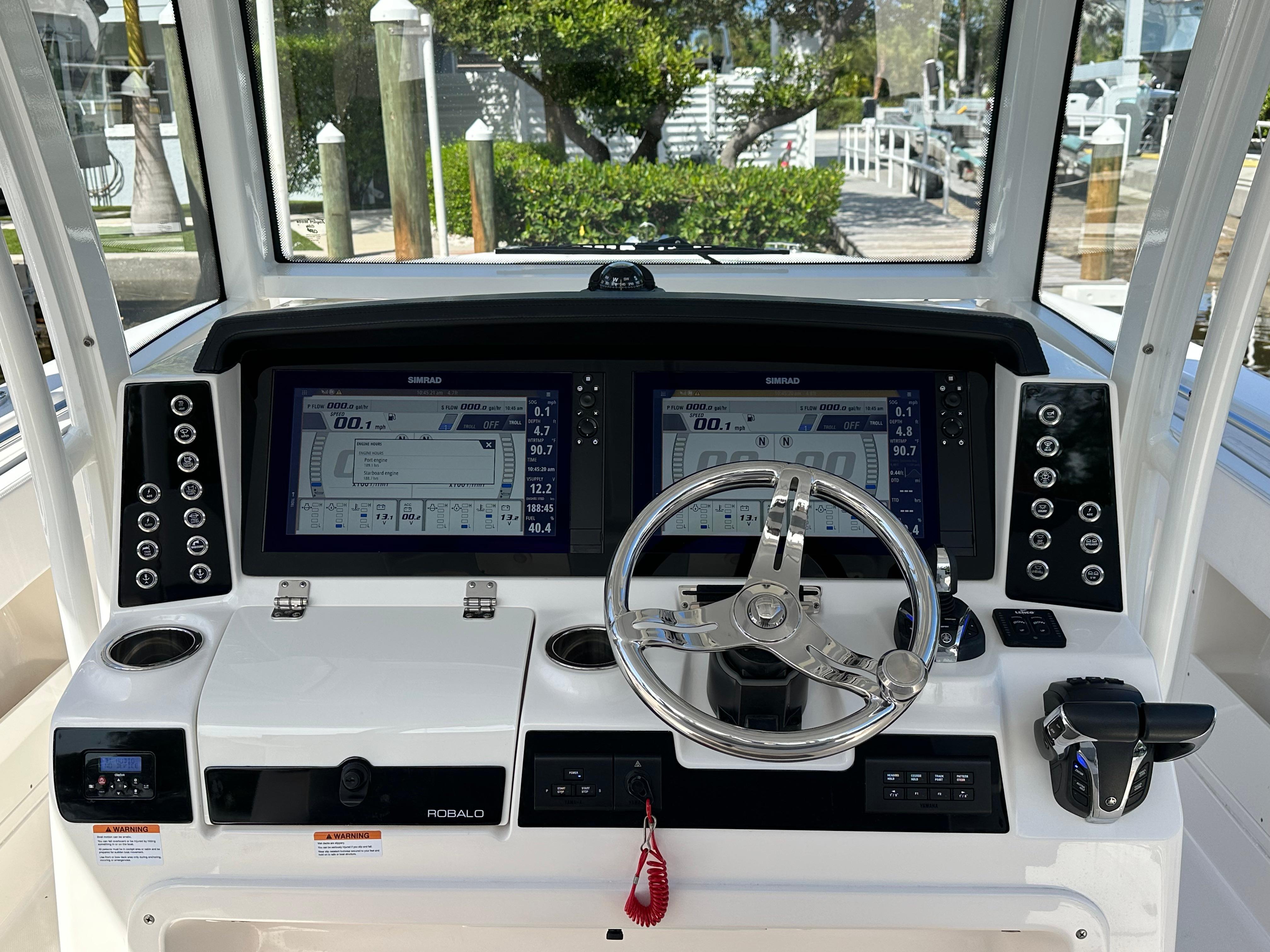 2021 Robalo R302 Center Console Center Console for sale - YachtWorld