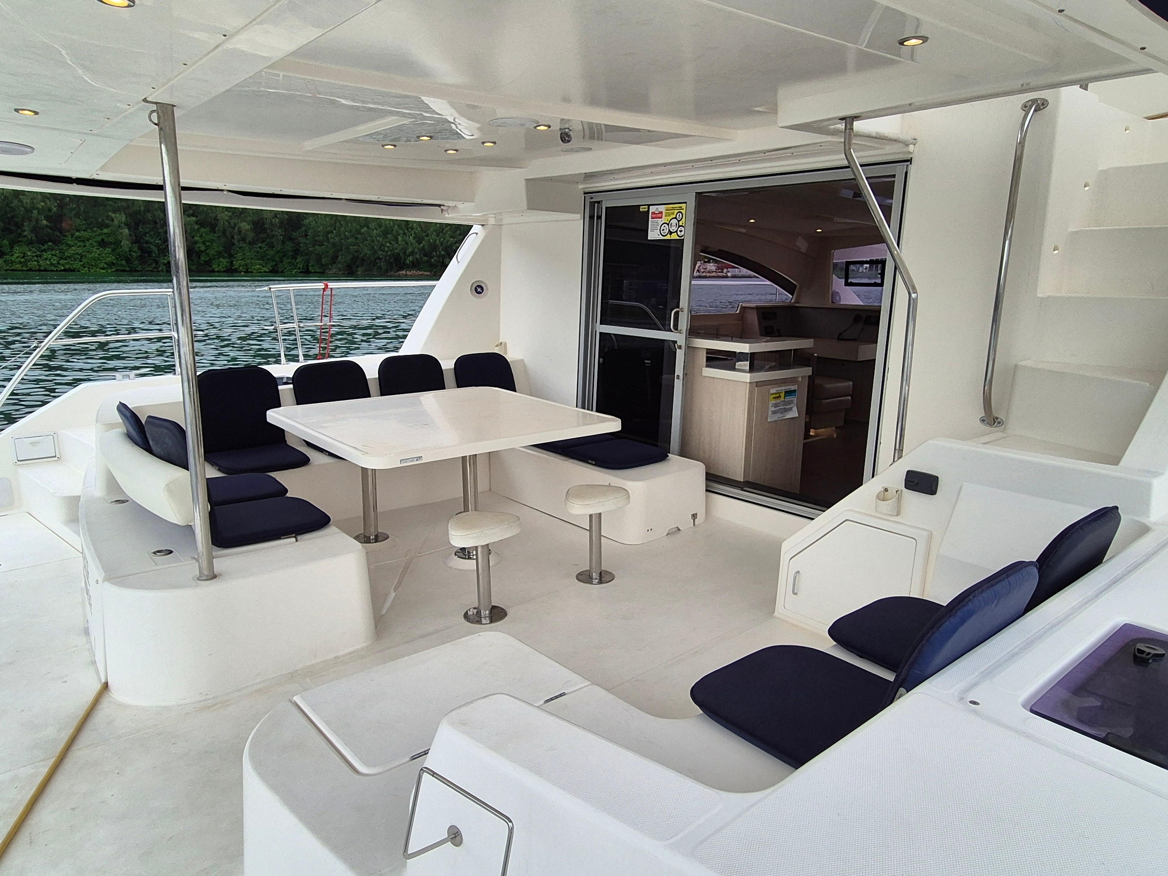 2016 Leopard 51 Powercat Power Catamaran for sale - YachtWorld