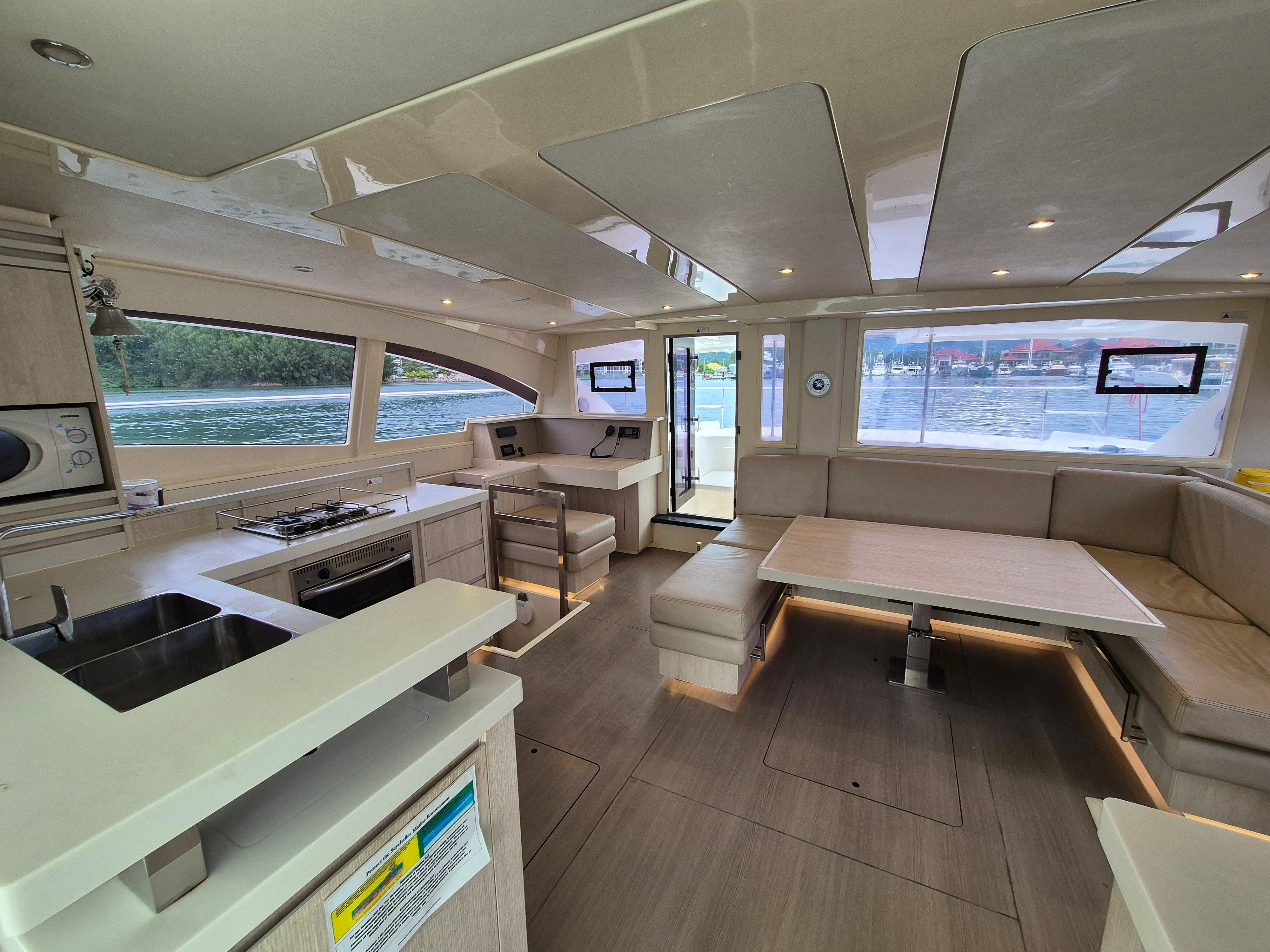 2016 Leopard 51 Powercat Power Catamaran for sale - YachtWorld