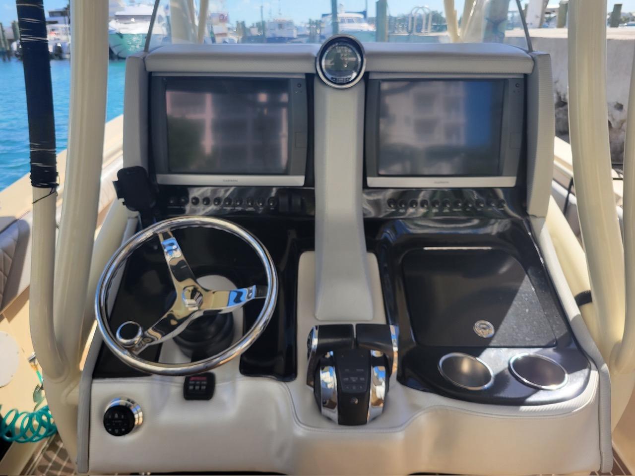 2013 Statement 38 SUV Open Center Console for sale - YachtWorld