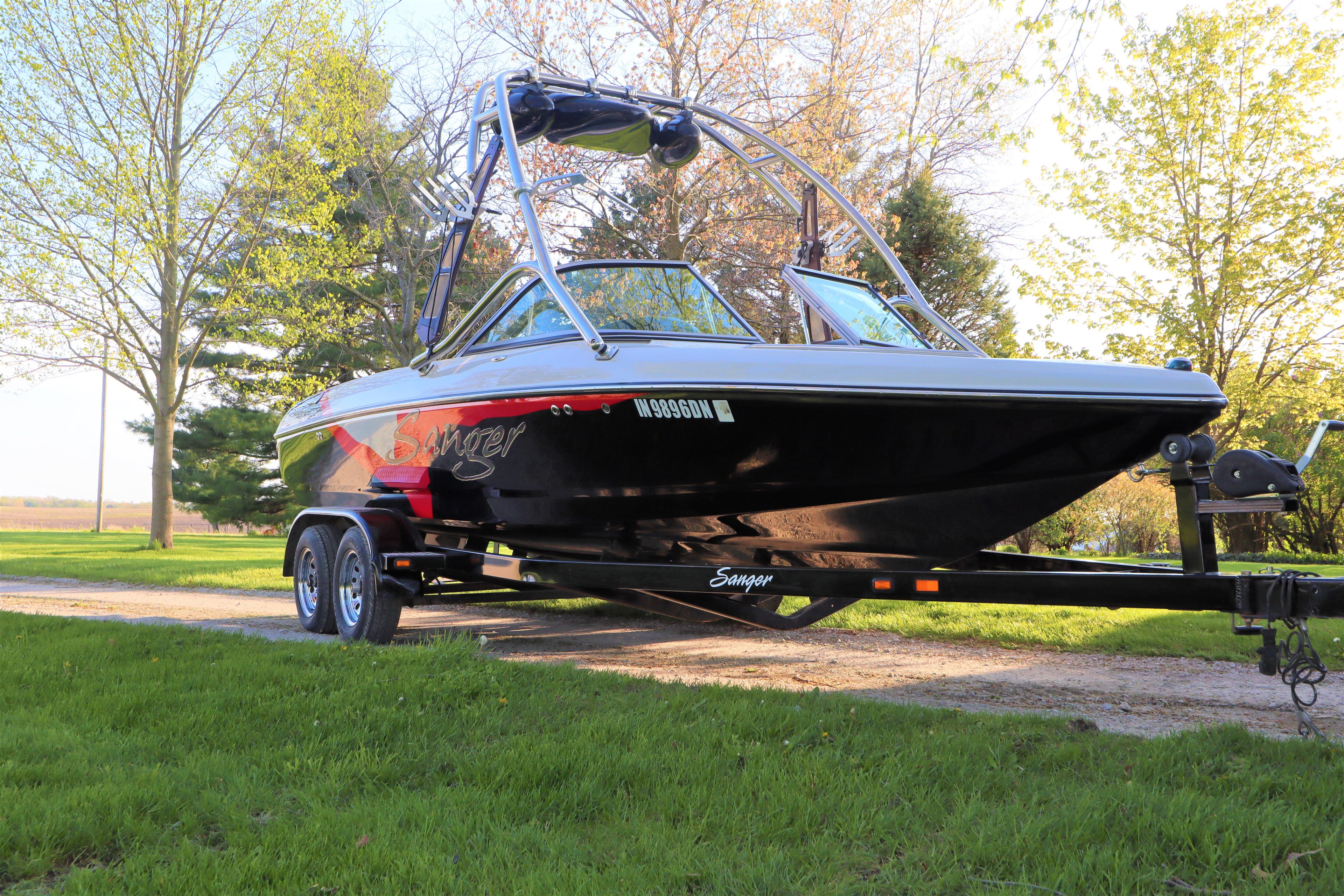 2009 Sanger V215 - Weber Yachts