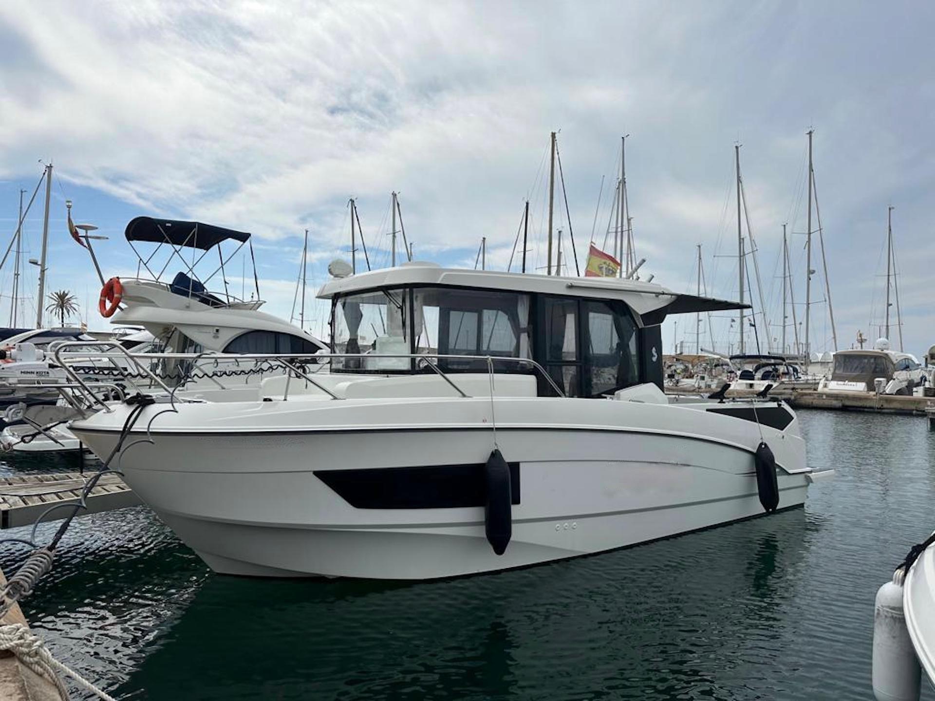 Used 2019 Beneteau Barracuda 9 - Barcelona | TopBoats