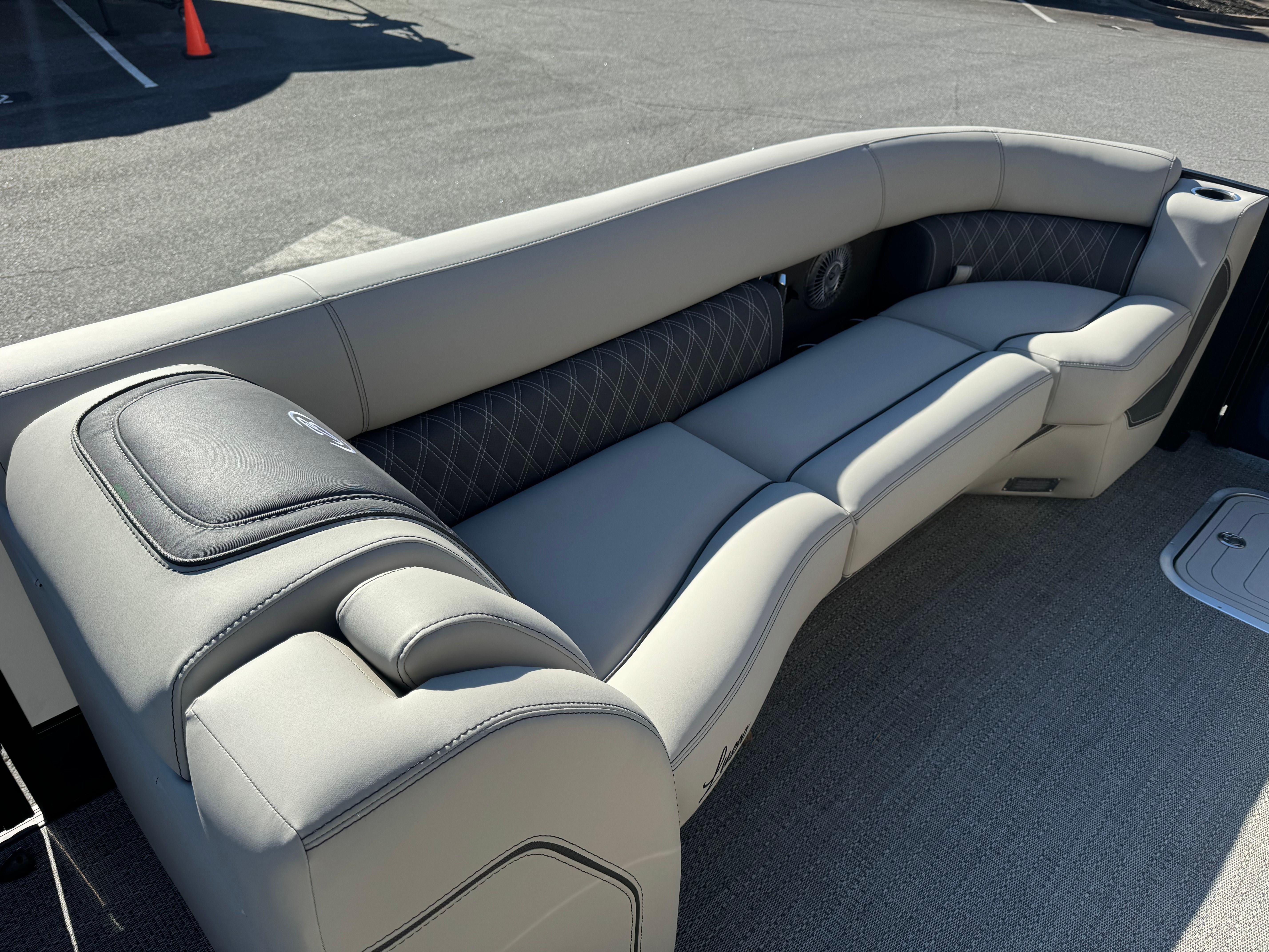 2025 Barletta Lusso L25U Pontonboten te koop- YachtWorld