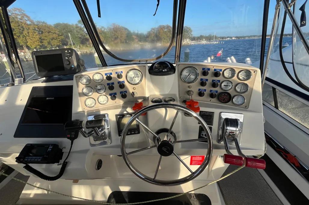 1998 Carver 355 Aft Cabin Motor Yacht Aft Cabin for sale - YachtWorld