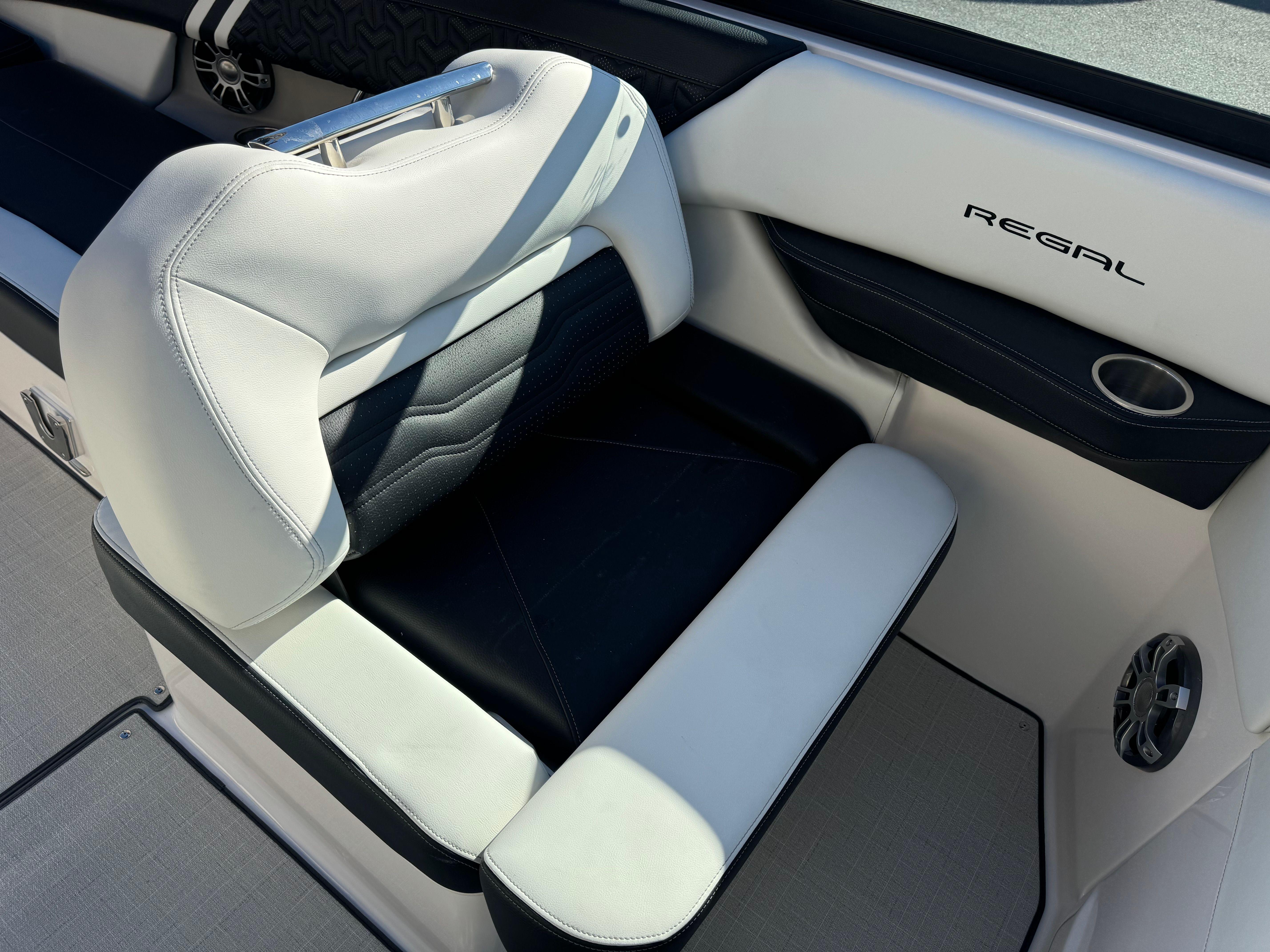 2025 Regal LS6 Surf Bowrider for sale - YachtWorld