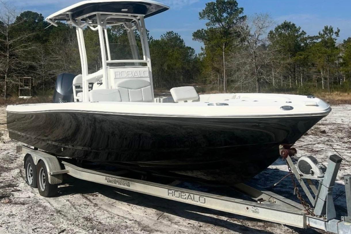 Robalo 246 Cayman boats for sale | YachtWorld