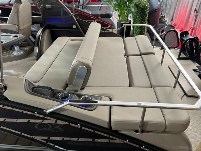2024 Bennington 25 QX CLAD SWING BACK Pontoon for sale - YachtWorld