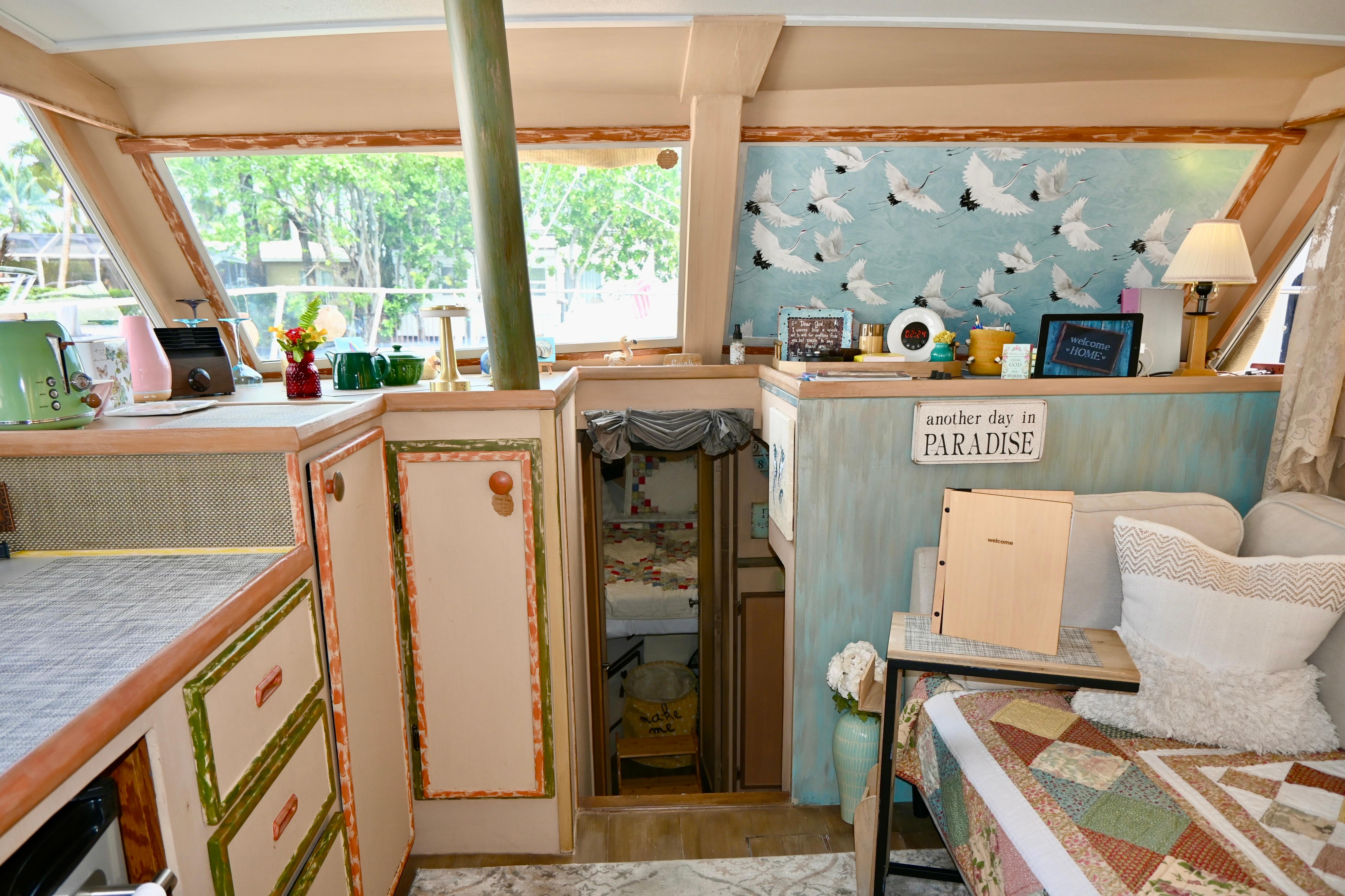 1979 Uniflite Double Cabin House for sale - YachtWorld