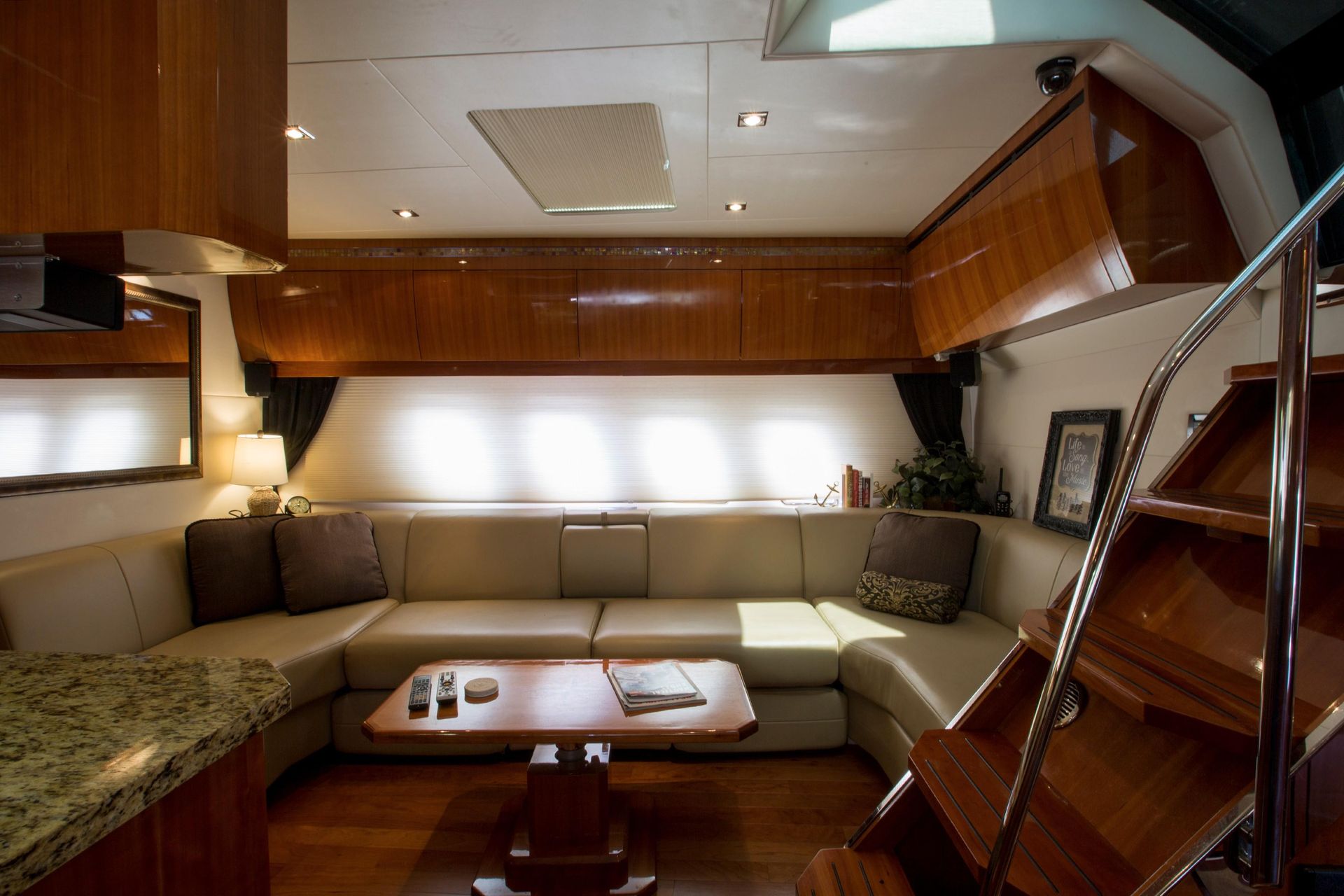 2008 Regal 52 Sport Coupe - Weber Yachts