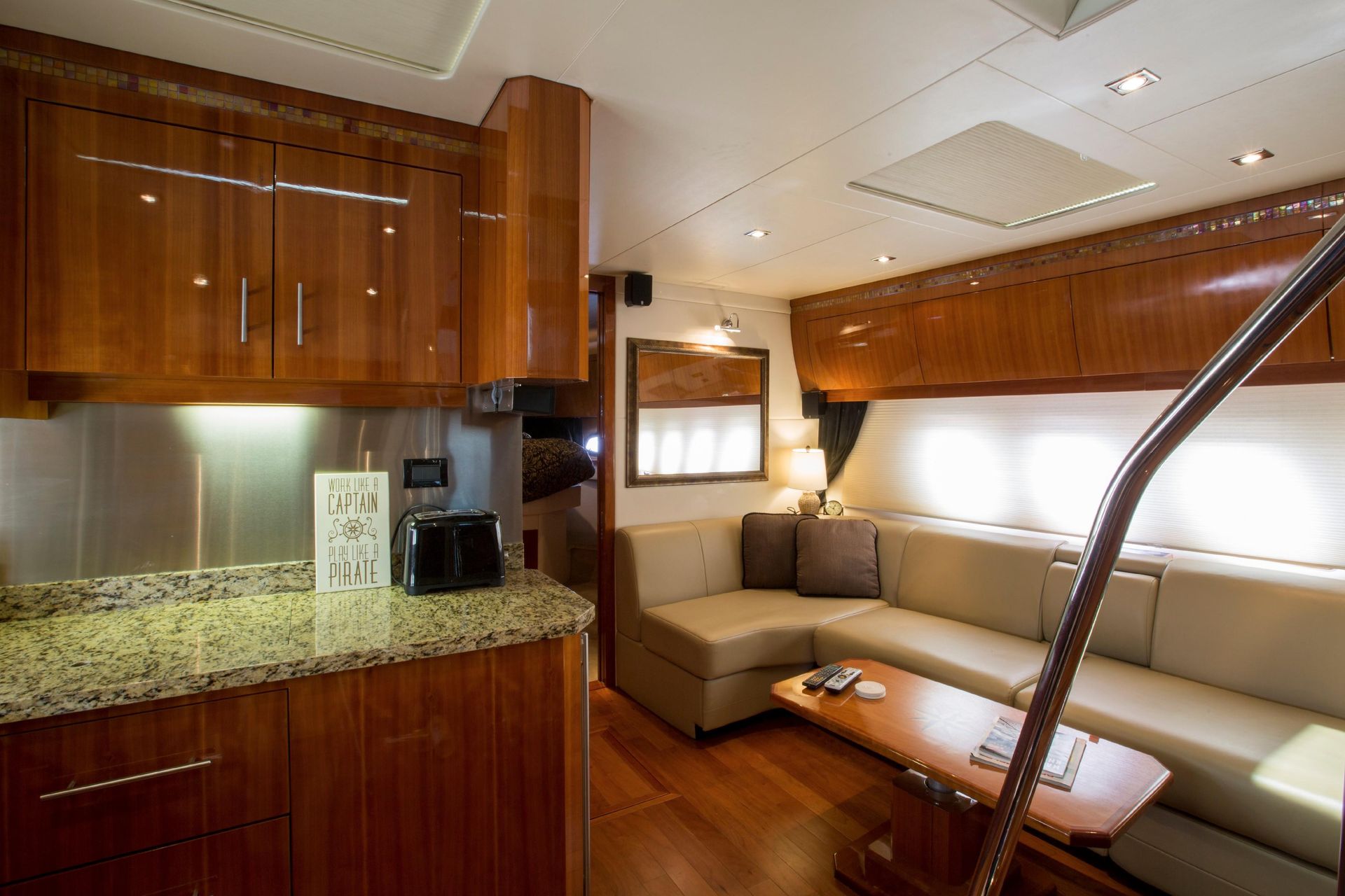 2008 Regal 52 Sport Coupe - Weber Yachts