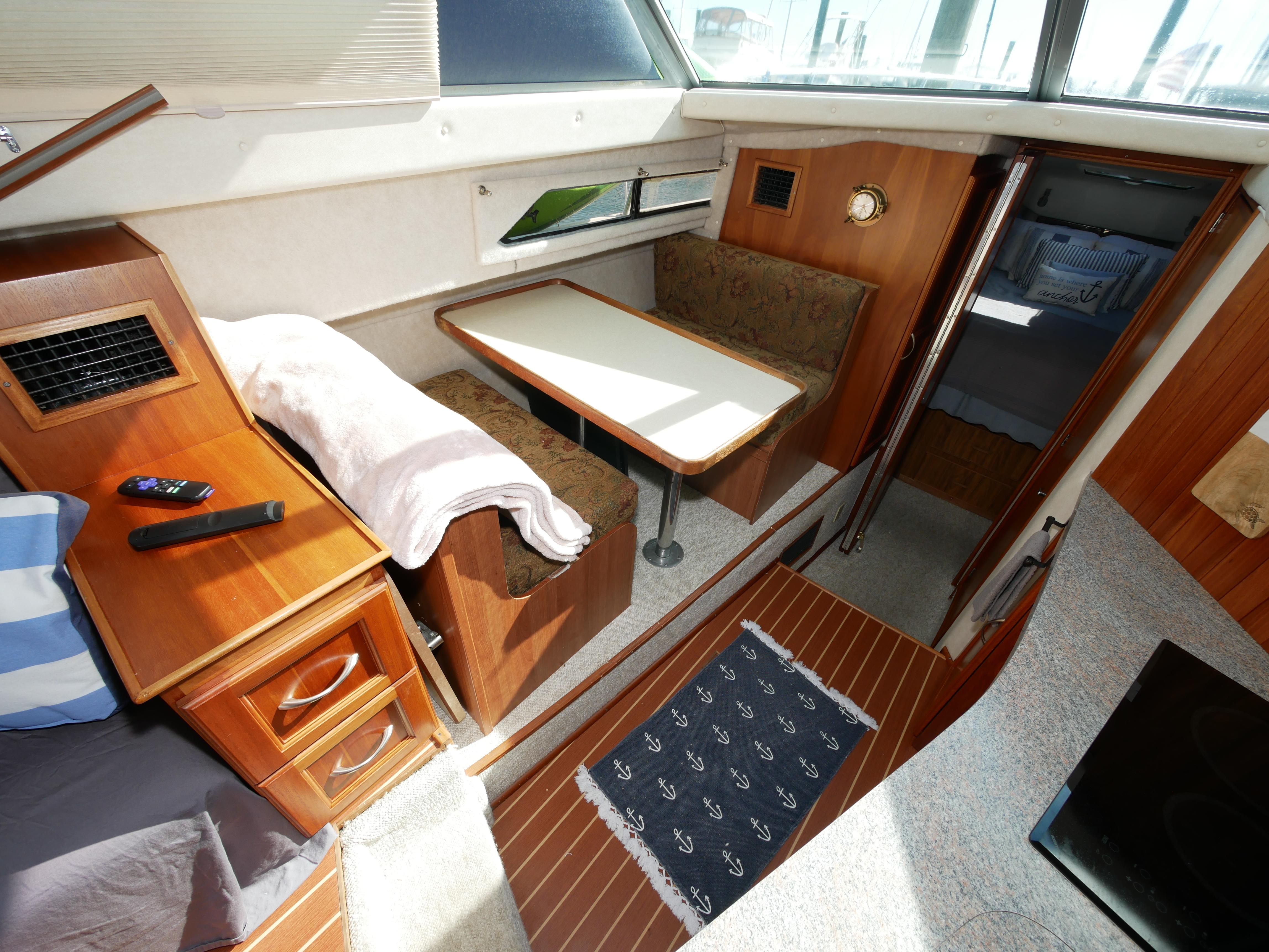 1985 Sea Ray 340 Sedan Bridge Sedan-Boot Kaufen - YachtWorld