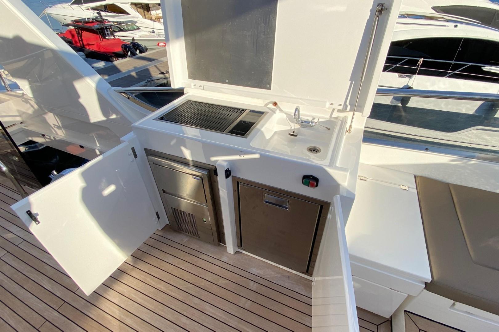 2018 Fairline Squadron 65 Flybridge for sale - YachtWorld