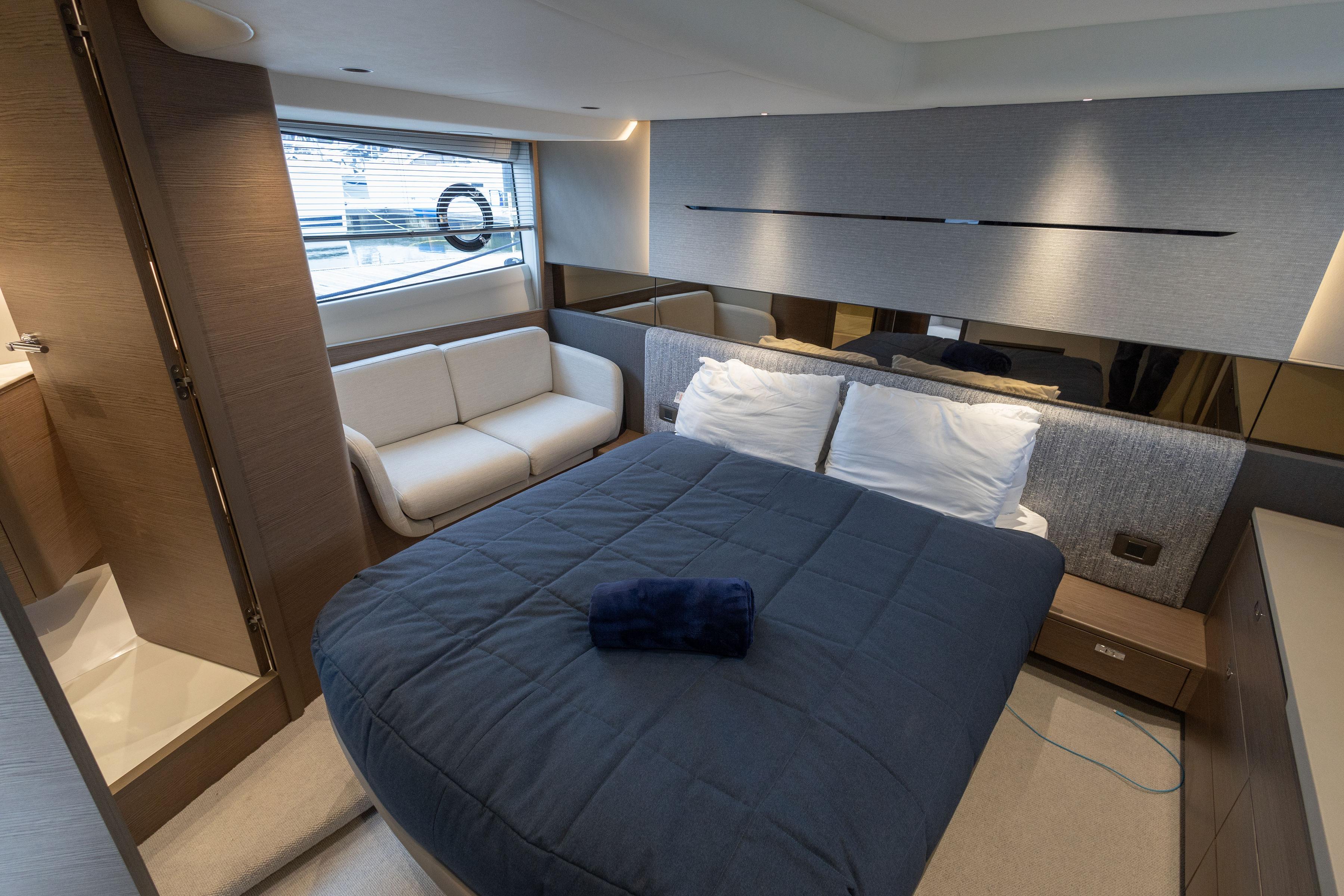 2022 Princess V50 Sports Cruiser for sale - YachtWorld