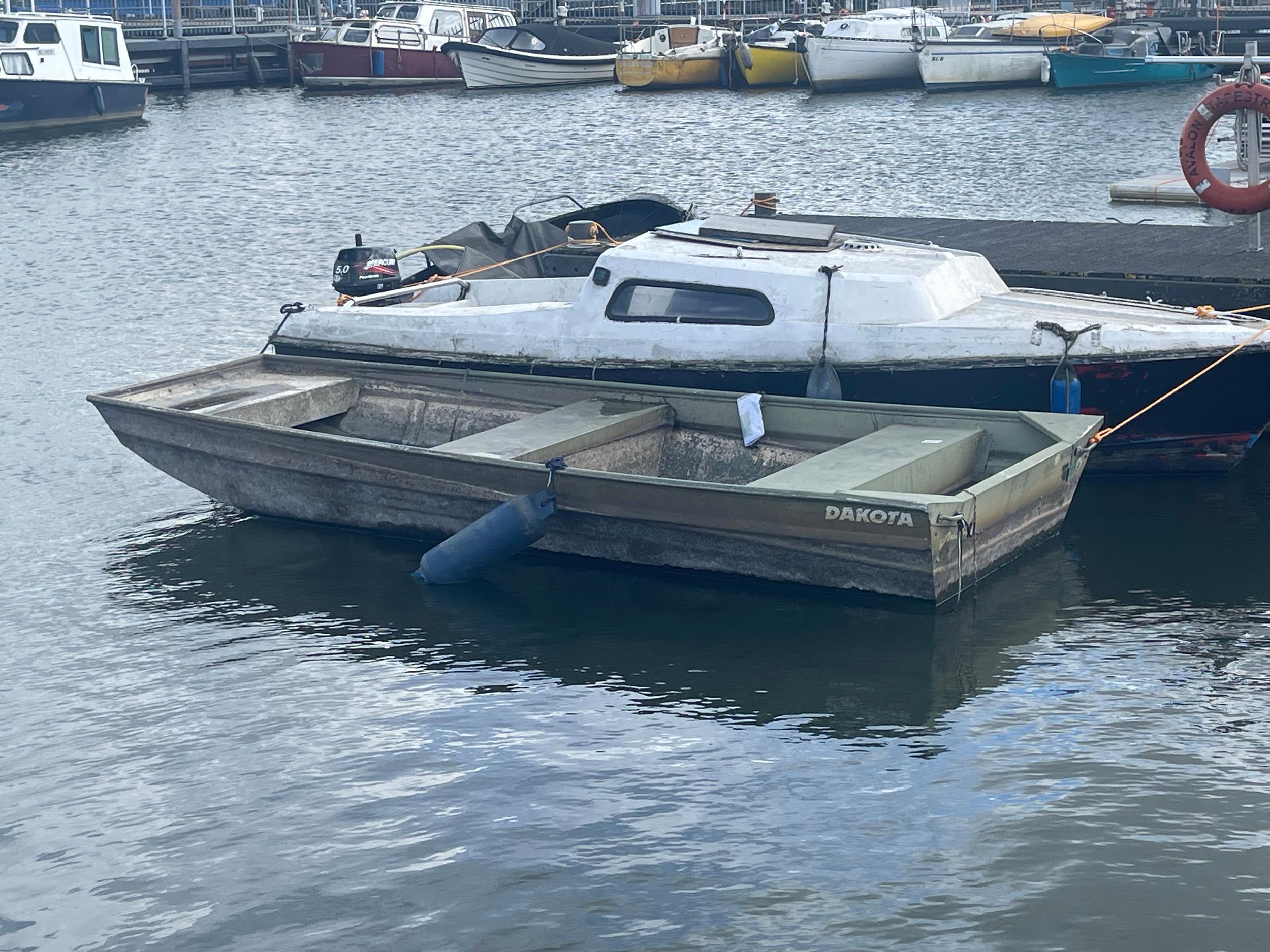 Used 1900 Open Boot 400 | YachtFocus