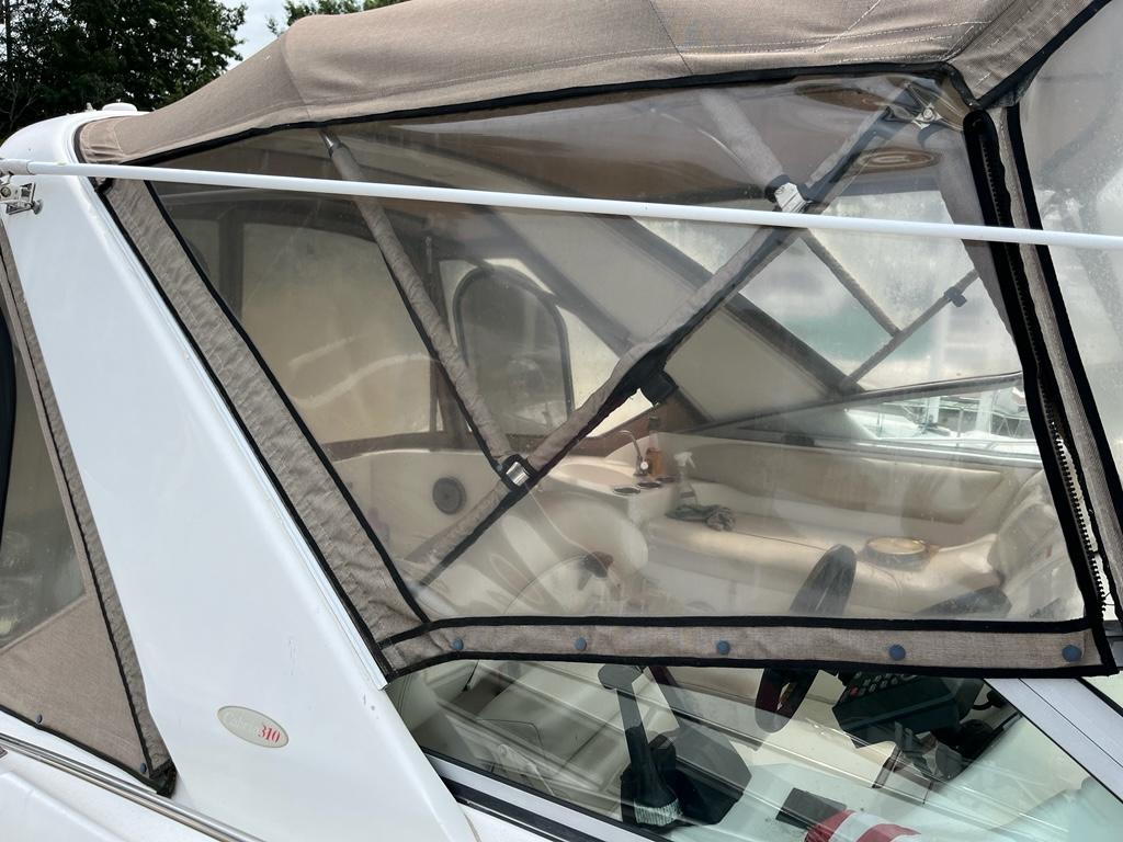 2003 Larson Cabrio 310 Mid-Cabin Cruiser for sale - YachtWorld