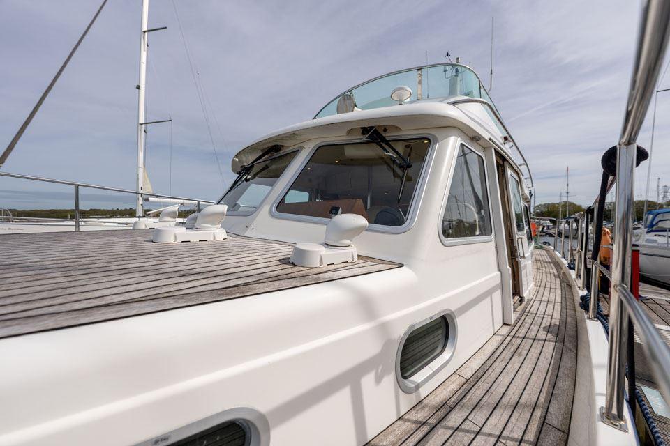 2008 Hardy Commodore 42 Motor Yacht for sale - YachtWorld