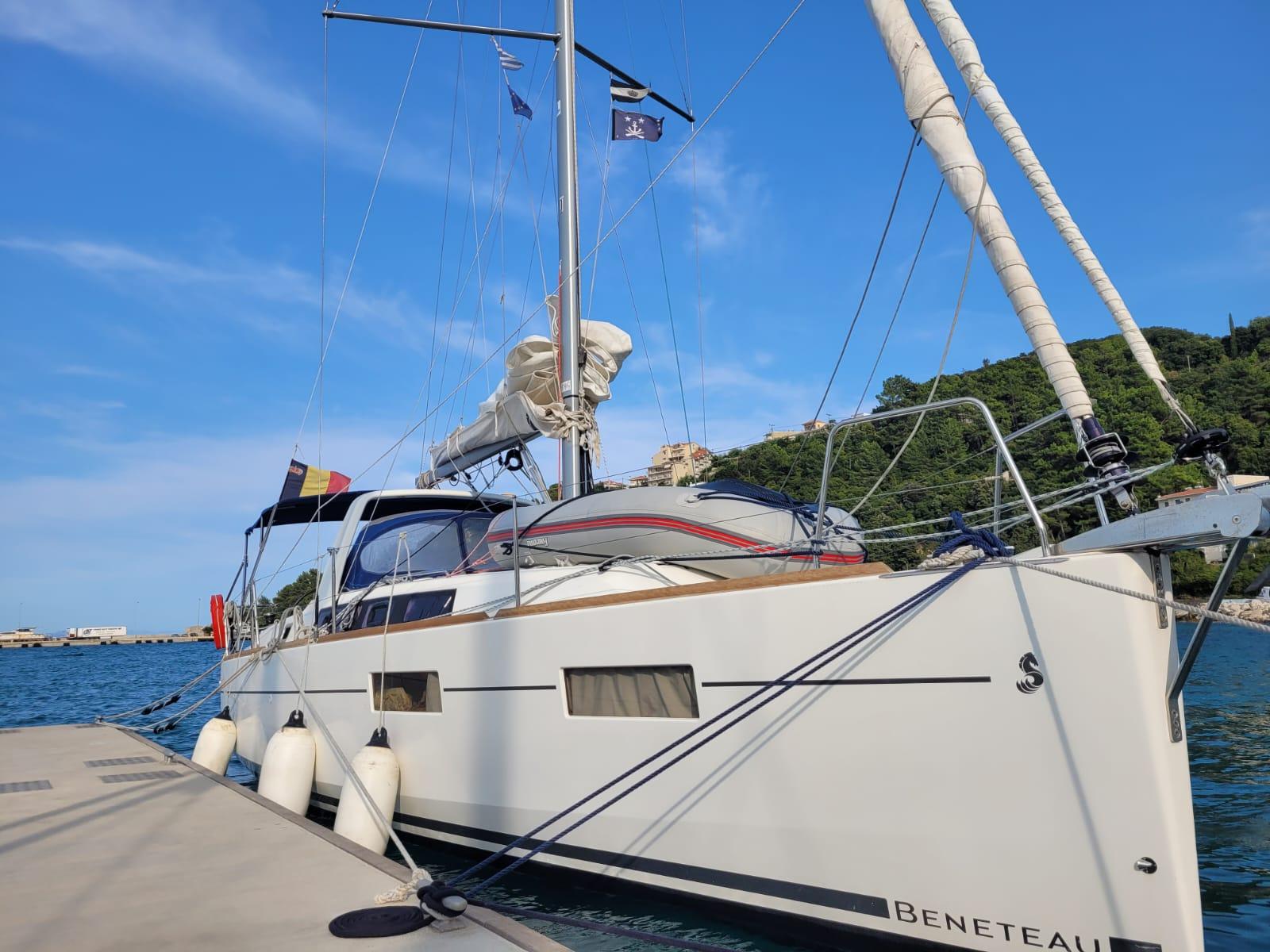 2016 Beneteau Oceanis 35 Cruiser for sale - YachtWorld