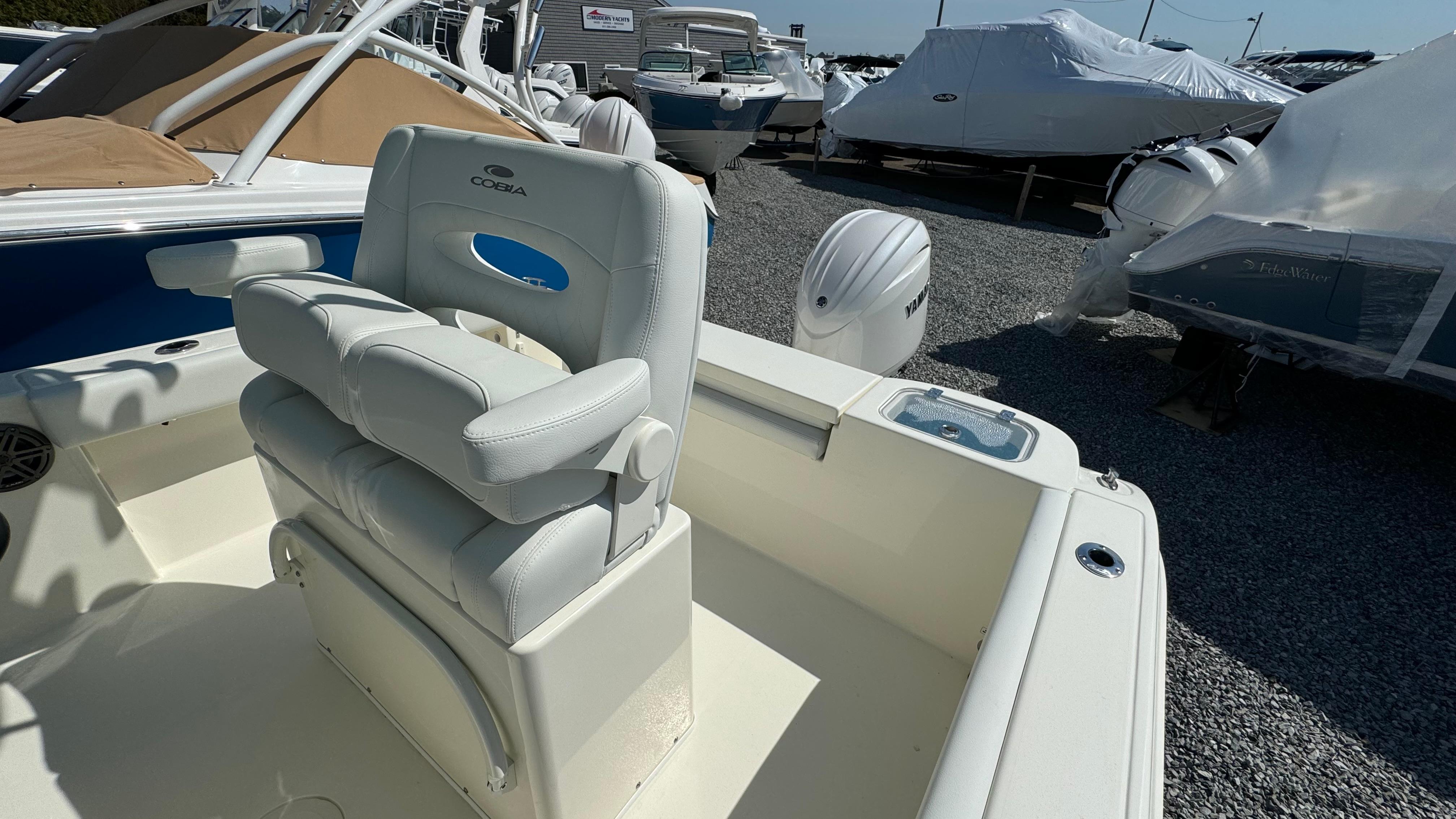 2024 Cobia 220 Center Console Center Console for sale - YachtWorld