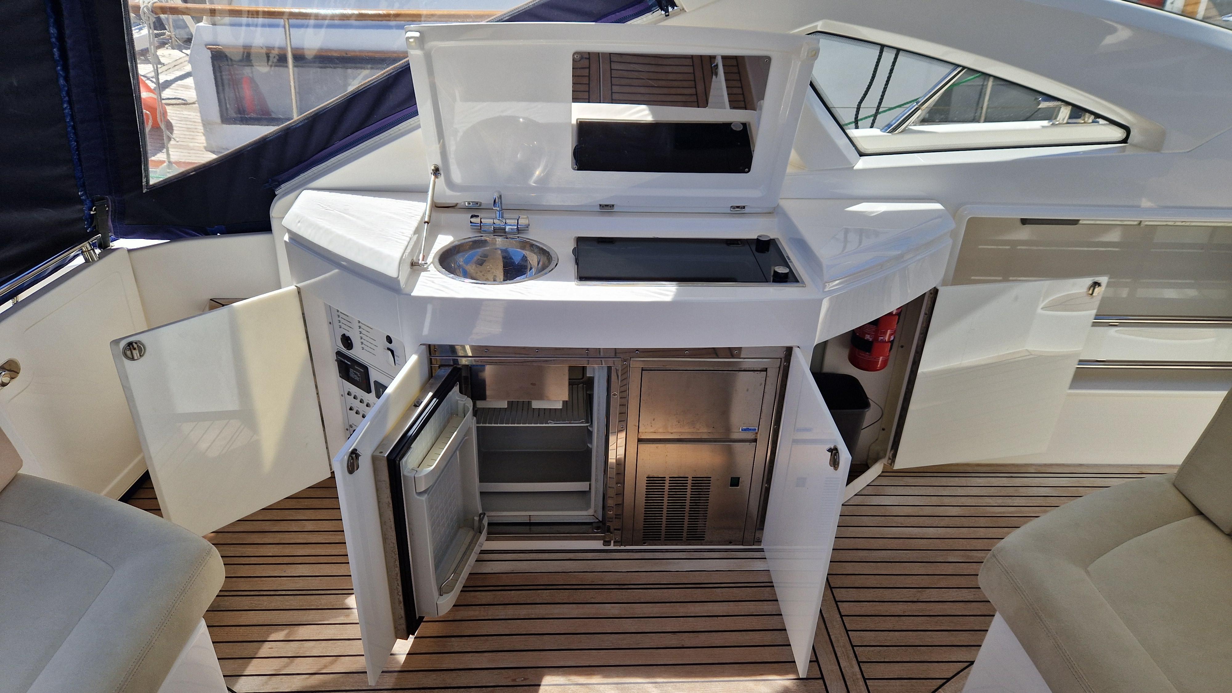 2009 Windy 44 Chinook Cruiser for sale - YachtWorld