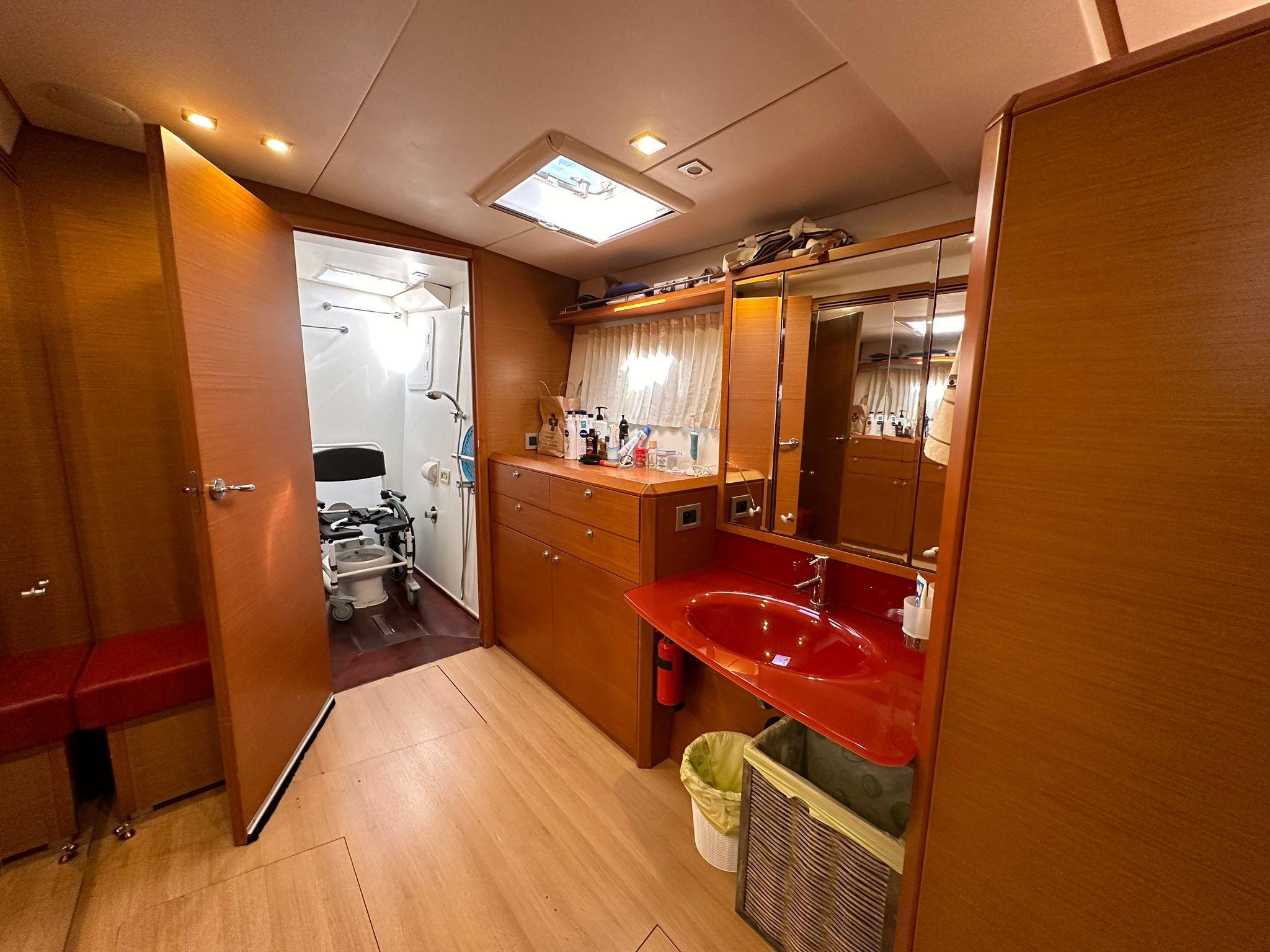 2011 Lagoon 62 Catamaran for sale - YachtWorld