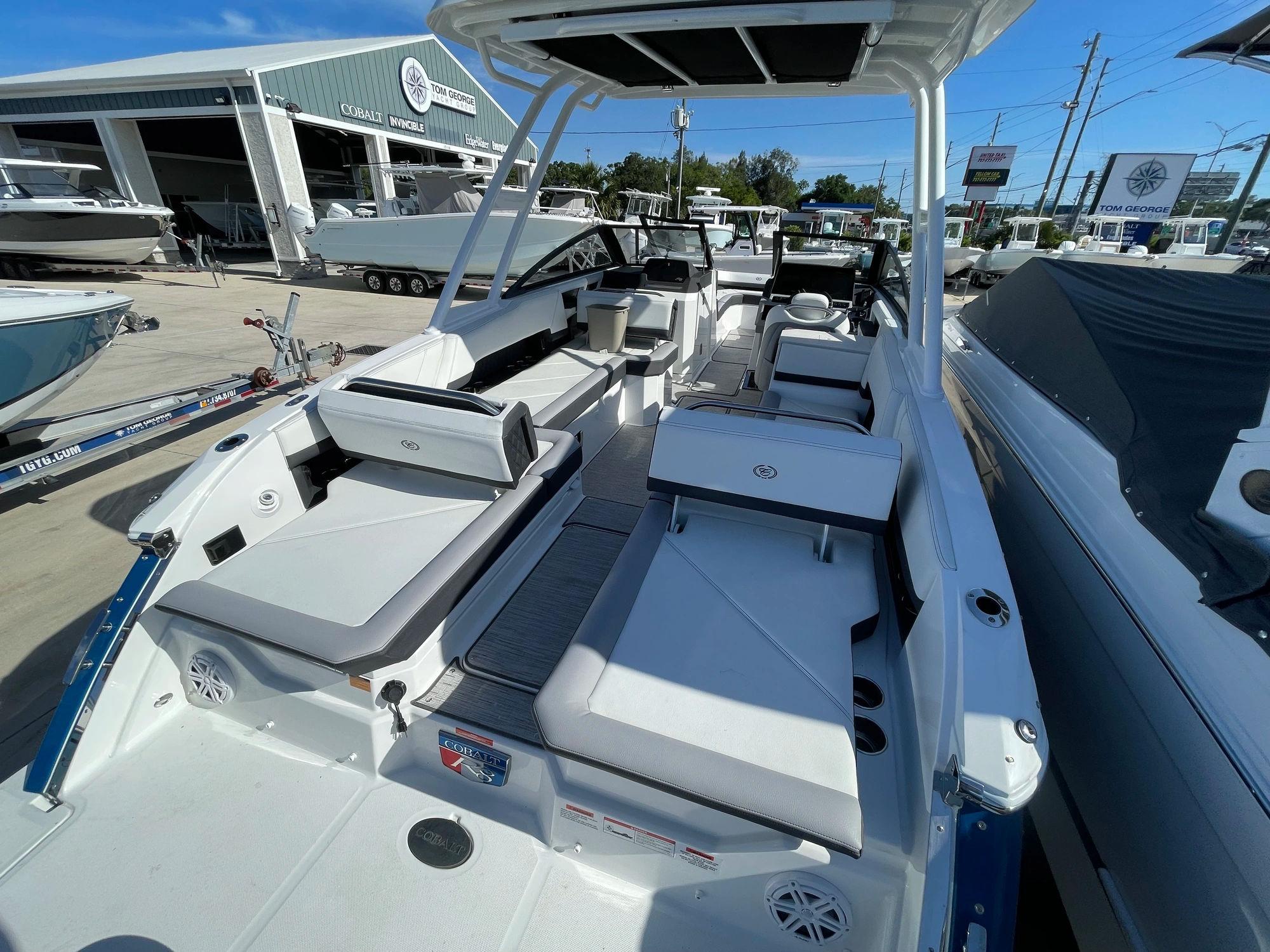 2025 Cobalt R8 OB Lanchas de proa abierta en venta - YachtWorld