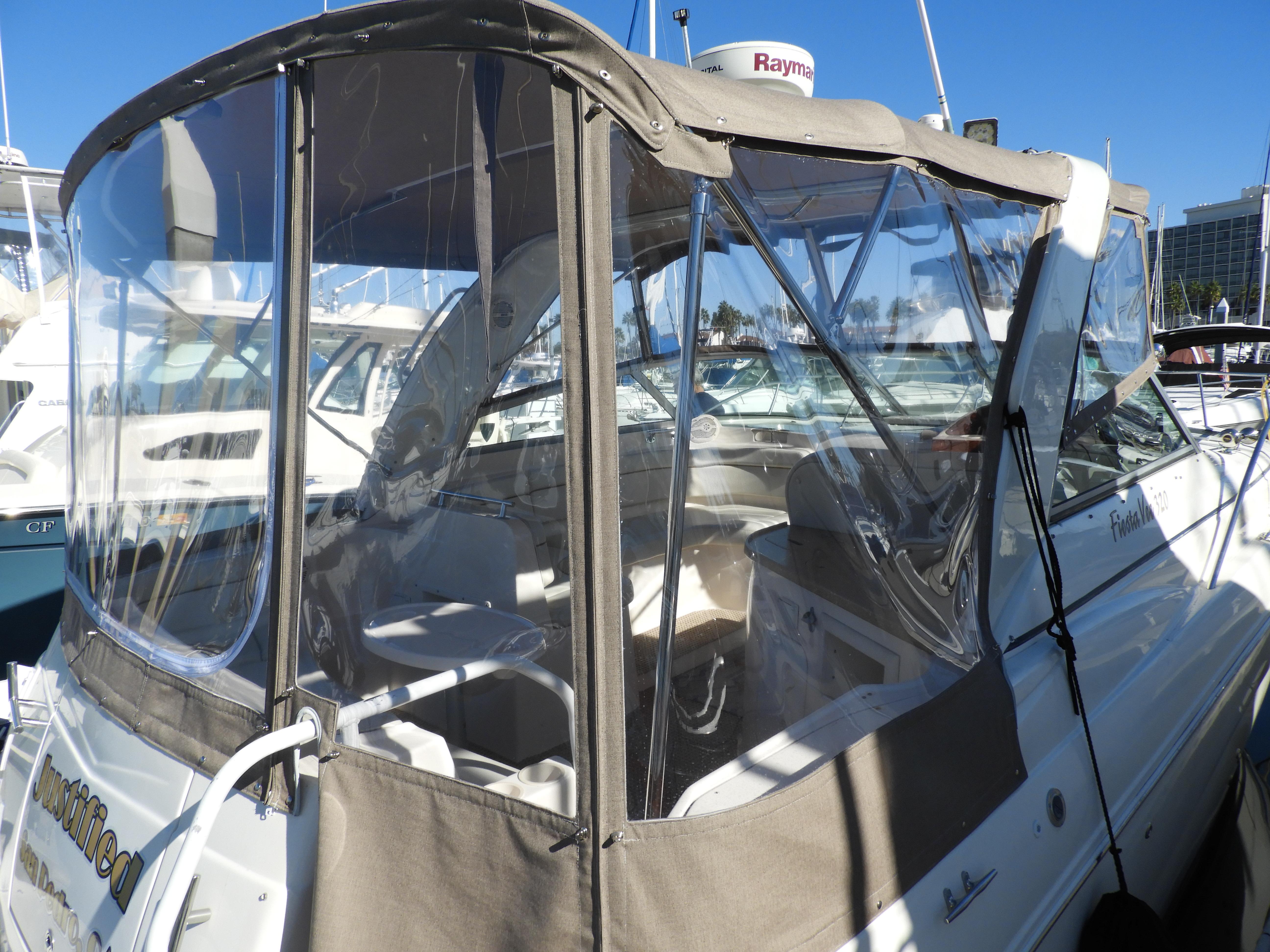 2005 Rinker 320 Express Cruiser Express Cruiser for sale - YachtWorld