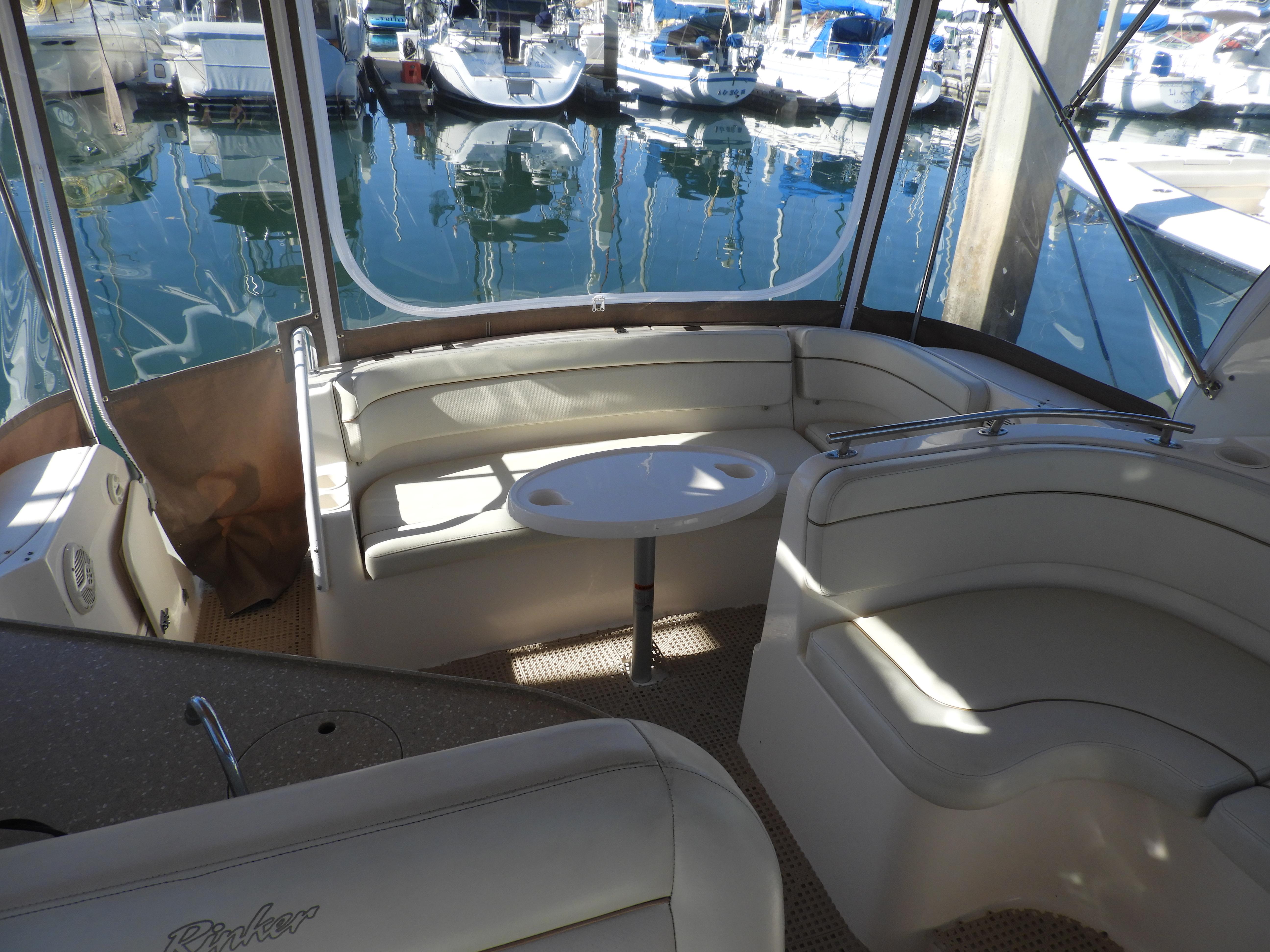 2005 Rinker 320 Express Cruiser Express Cruiser for sale - YachtWorld